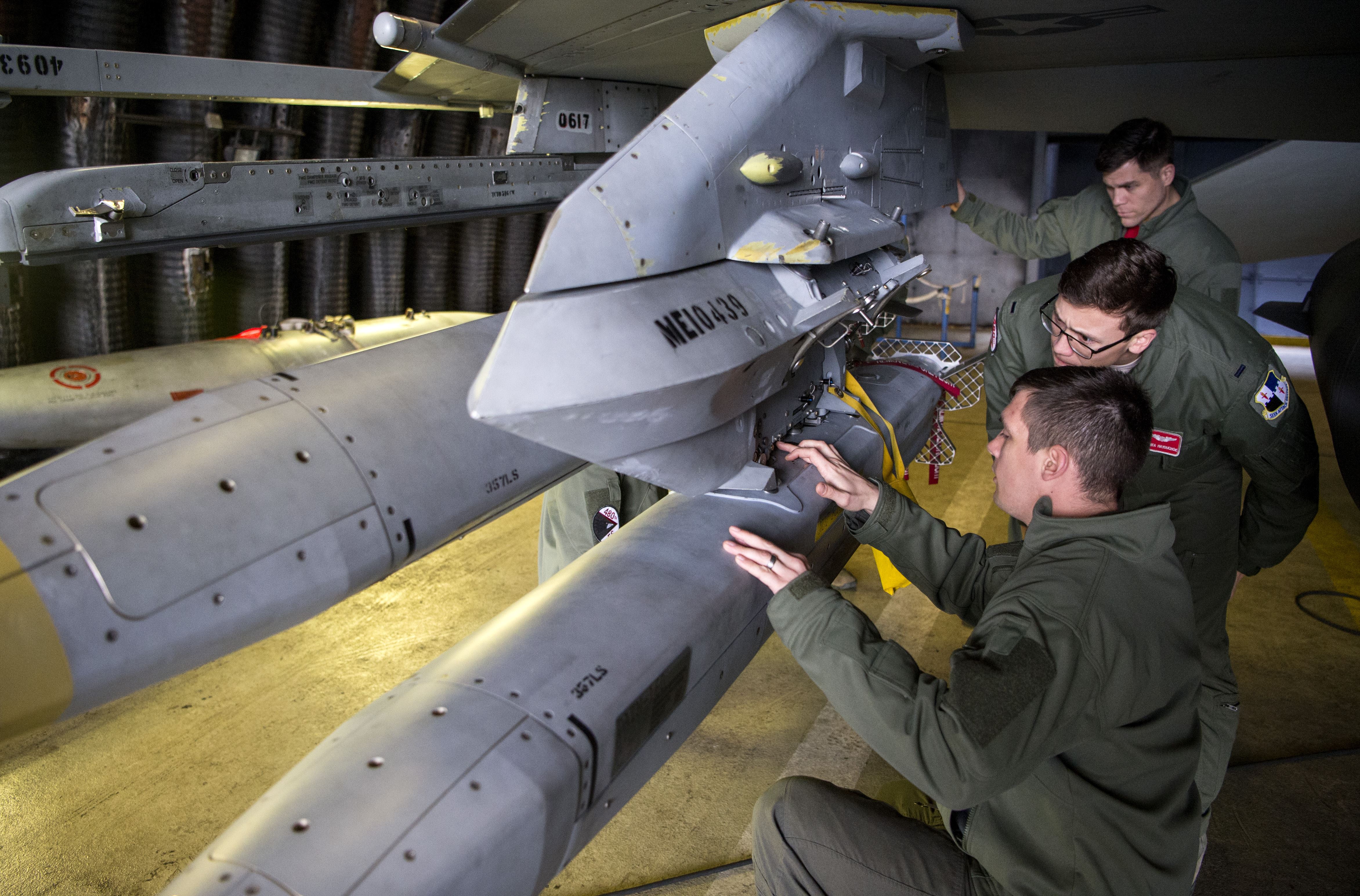 Members from the 52nd Fighter Wing receive final qualification training ...