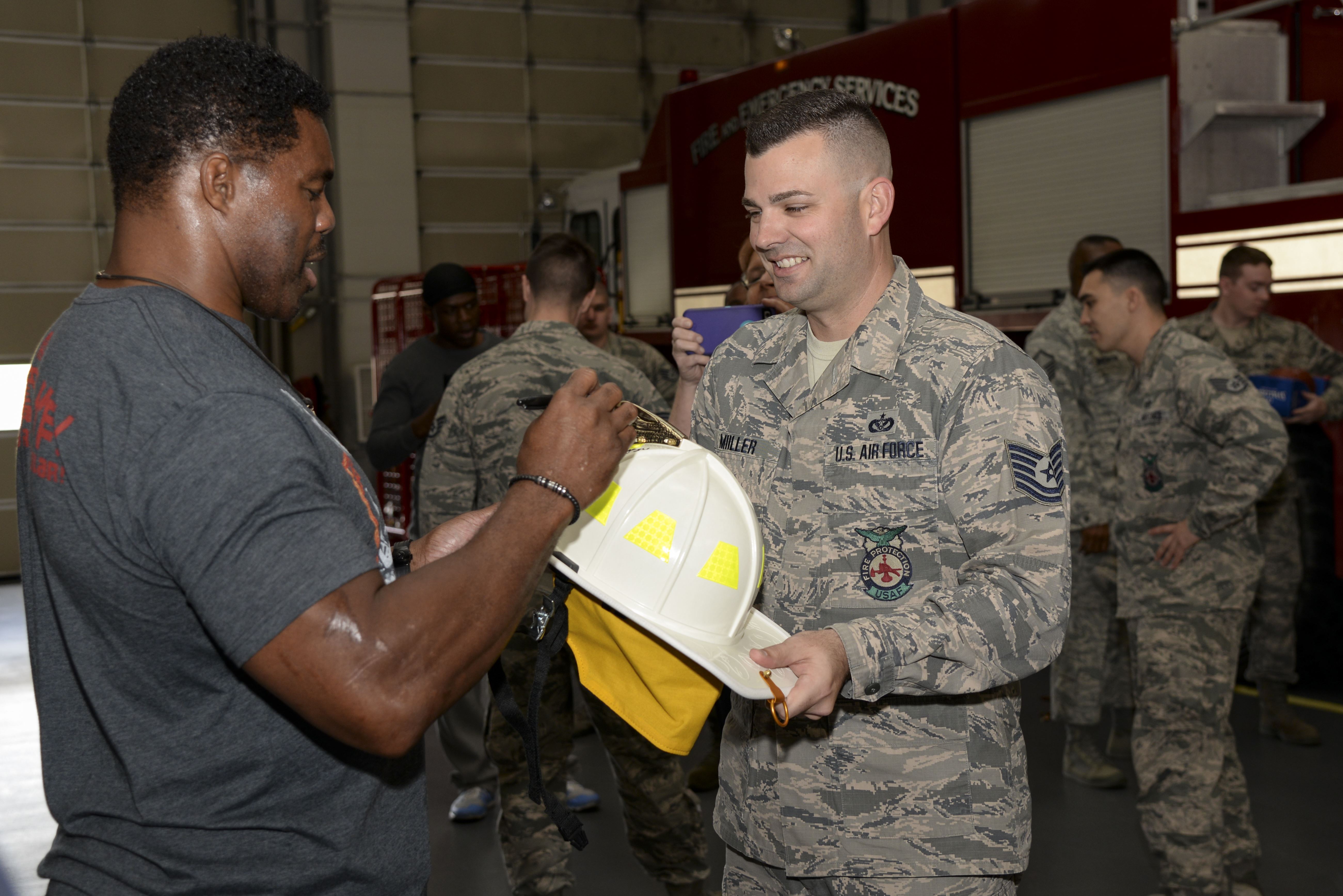 Herschel Walker: Champion of mental health > Air Mobility Command > Display
