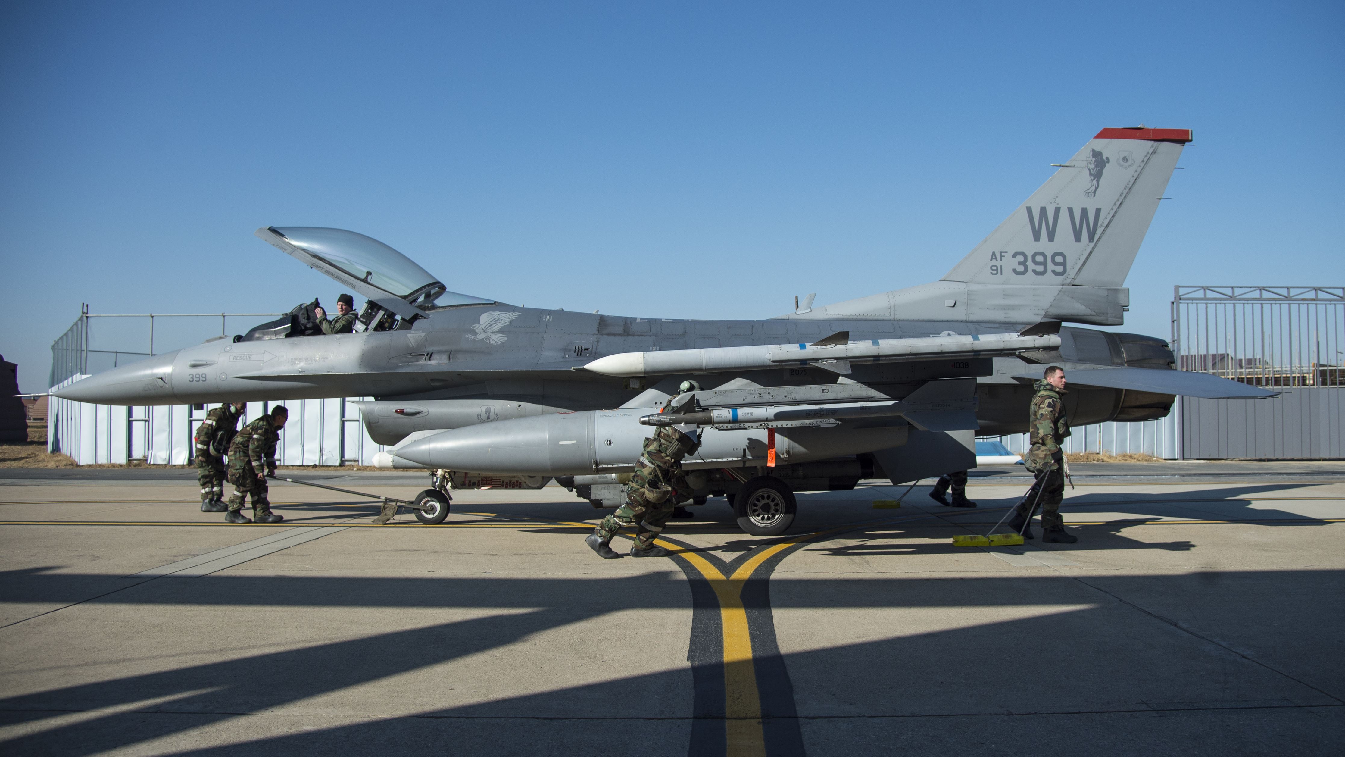 Towing Vipers during VIGILANT ACE 18