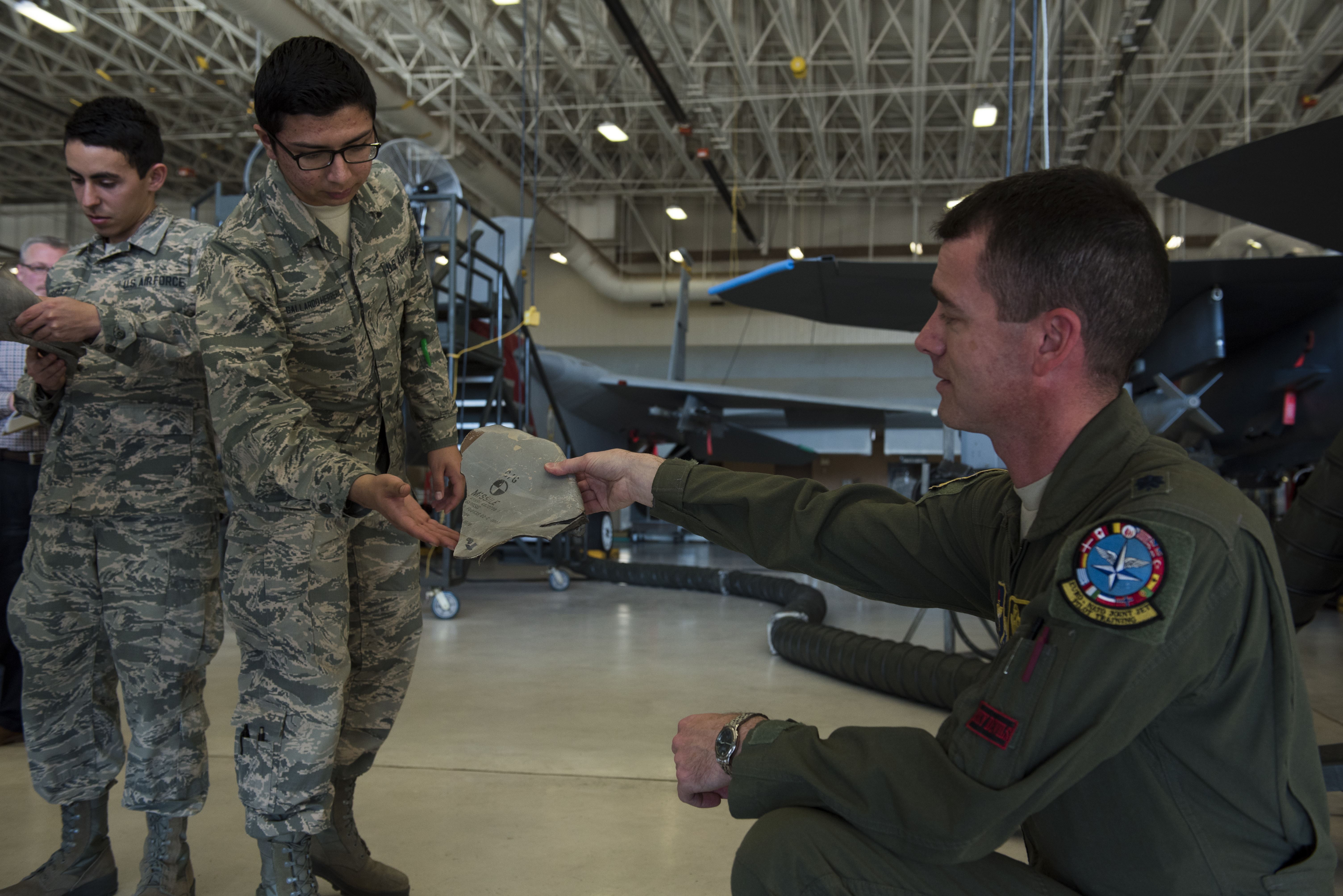 The big picture: Pilot mentors armament students > Air University (AU ...
