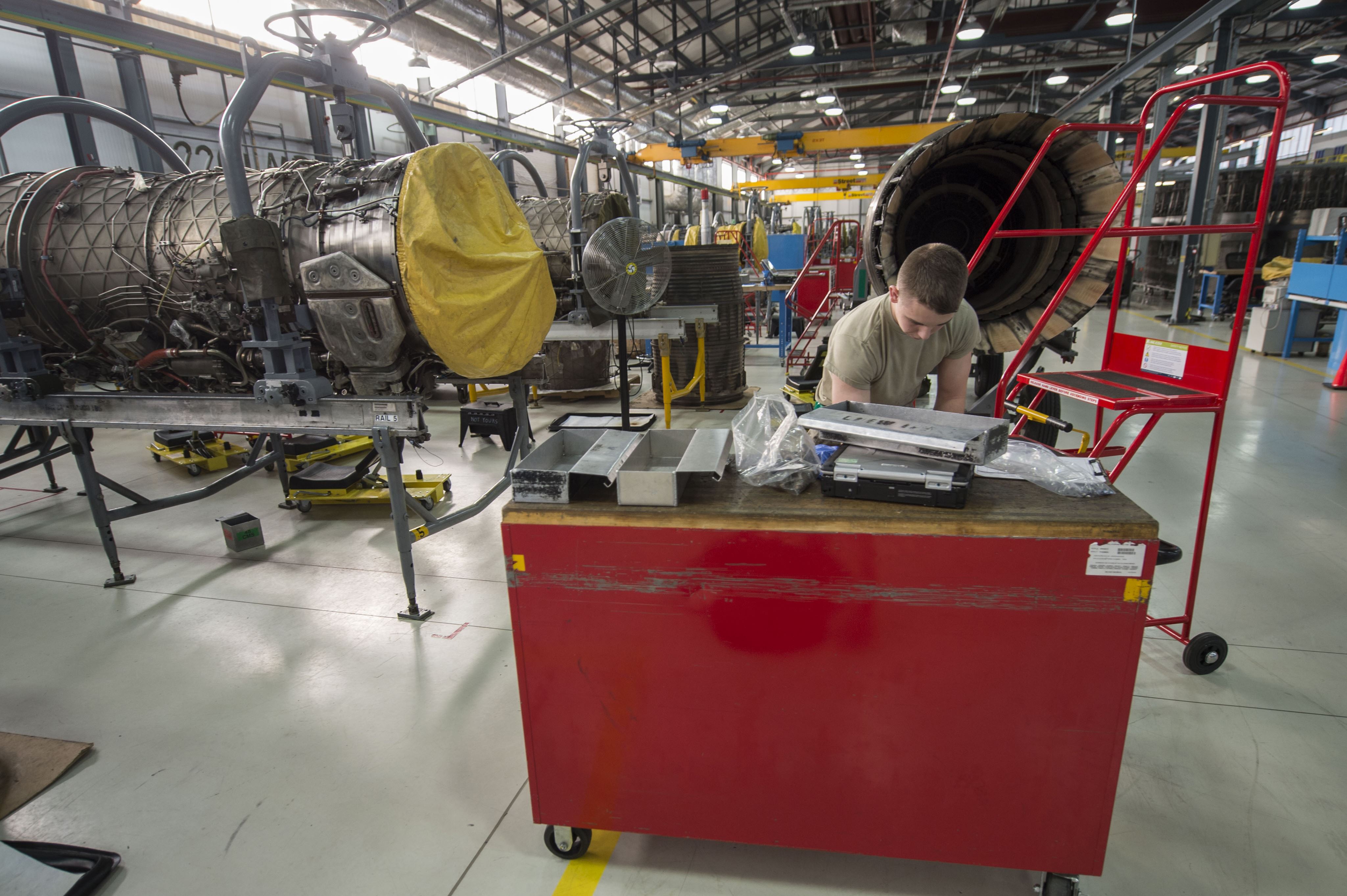 Liberty Spotlight: CMS Airmen keep F-15s mission ready > Royal Air ...