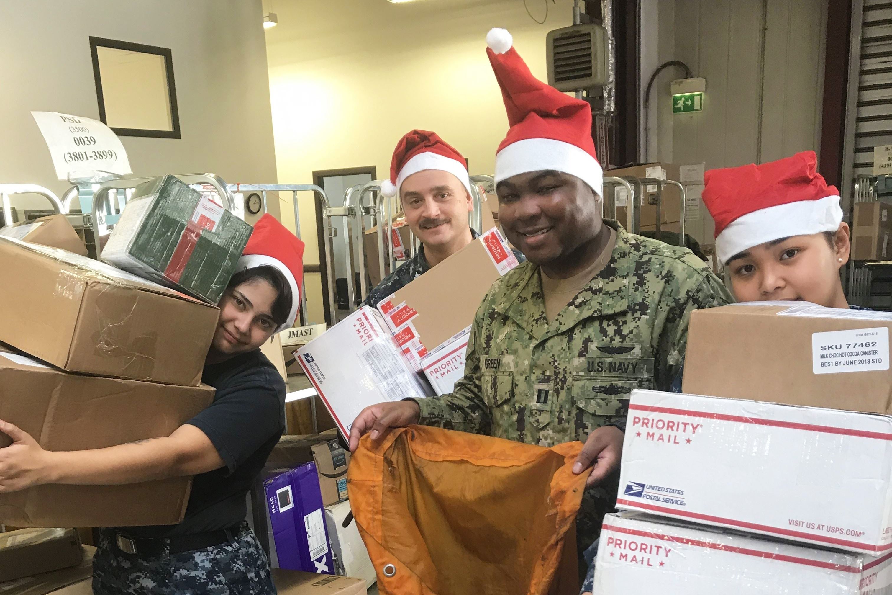 Fleet Mail Center Sigonella Delivers Joy for the Holidays > Air ...