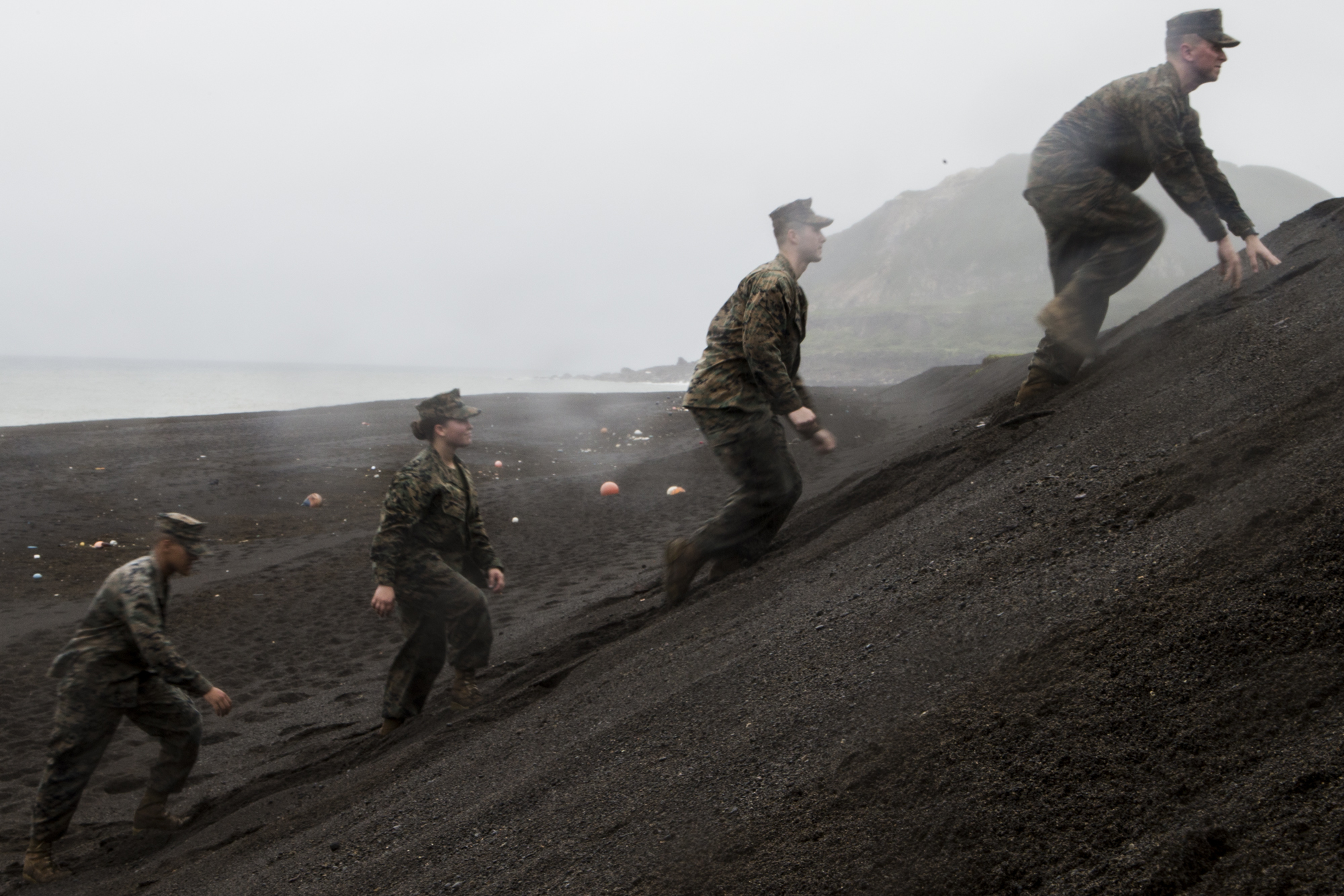 31st Marine Expeditionary Unit Marines Remember Iwo Jima Battle ...