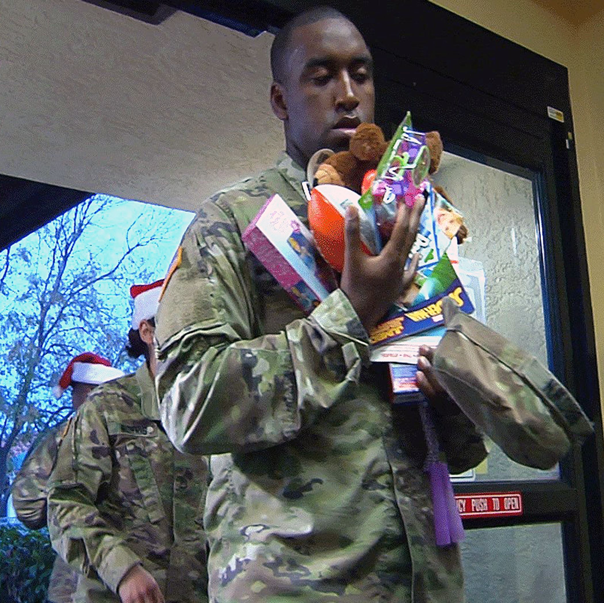Army South Soldiers spread holiday cheer with toy ruck march > Joint ...
