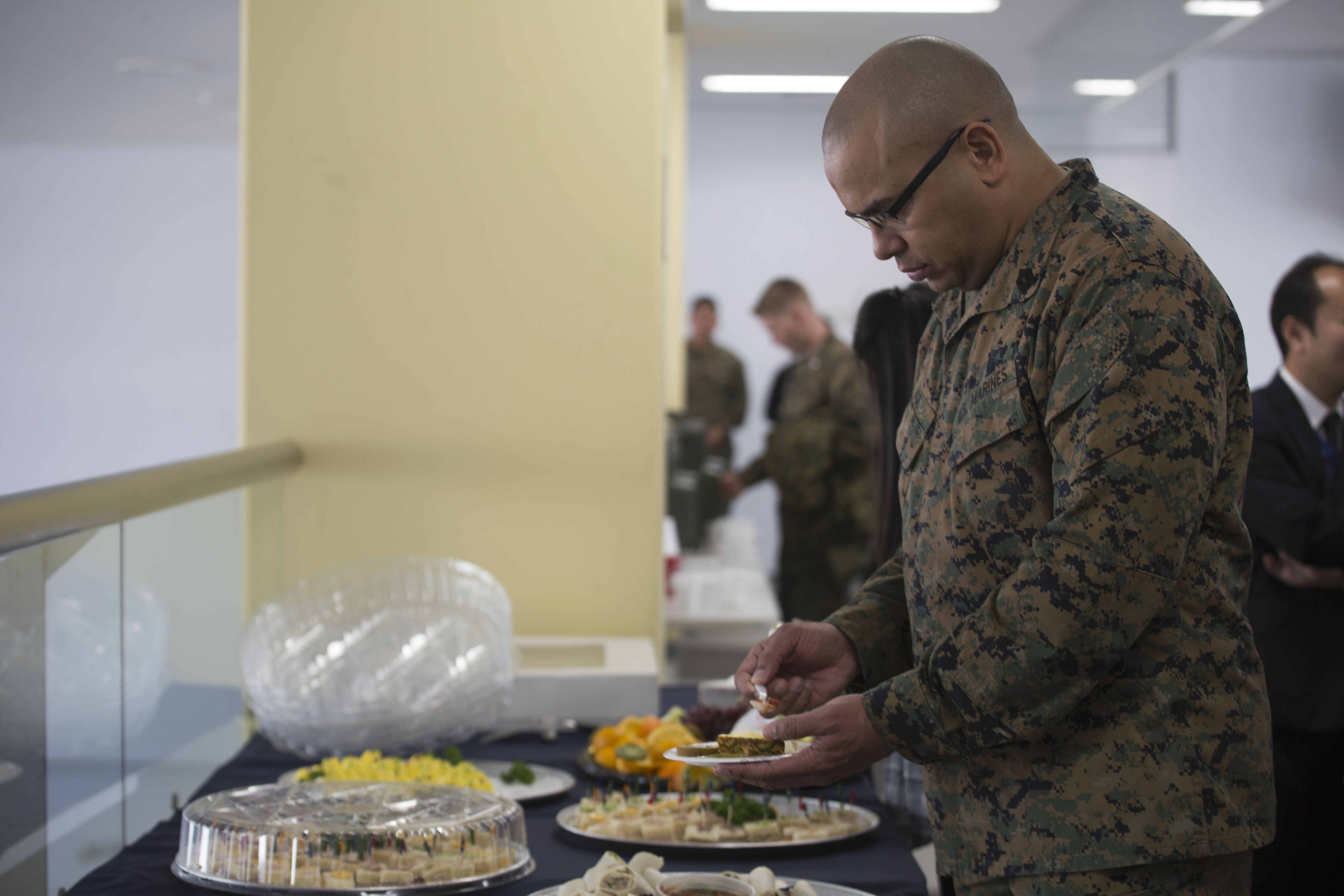 MCAS Iwakuni welcomes USO