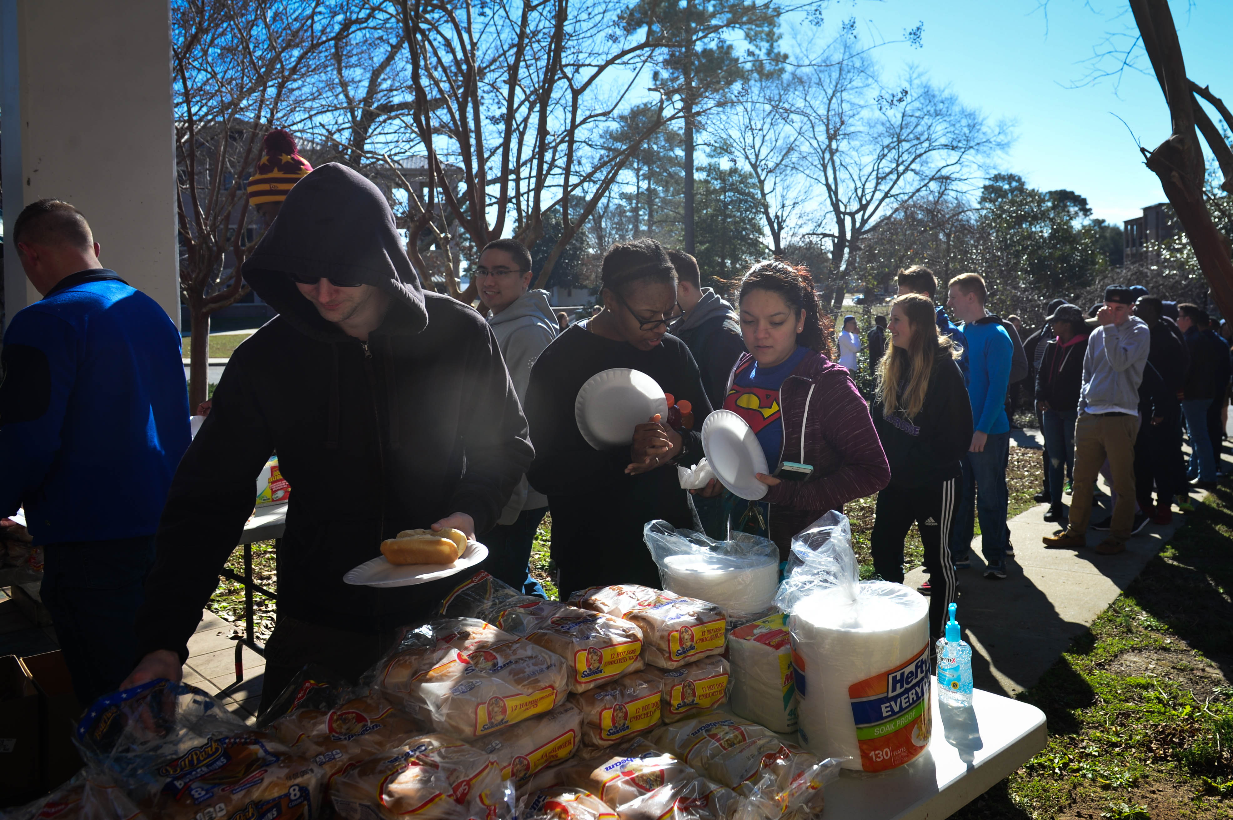 Airmen unite to conquer clean-up > Shaw Air Force Base > Article Display