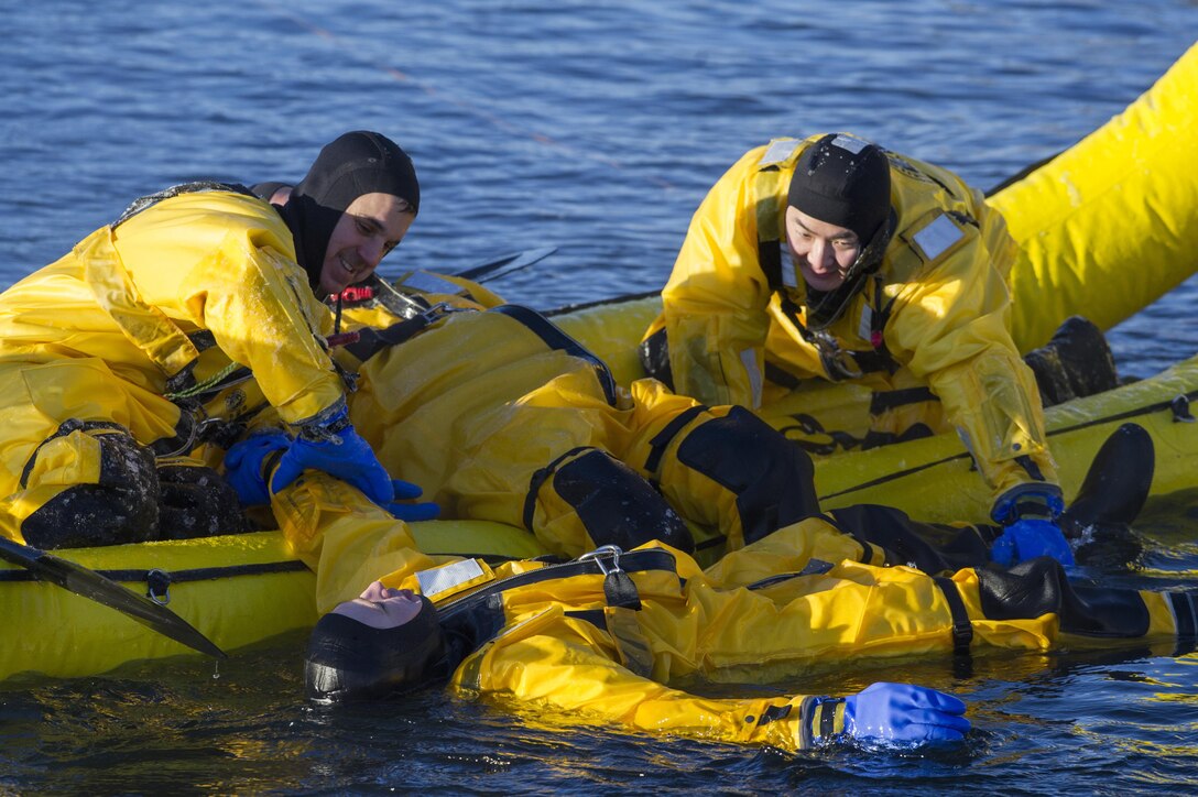 JBER Fire Department conducts ice water rescue training