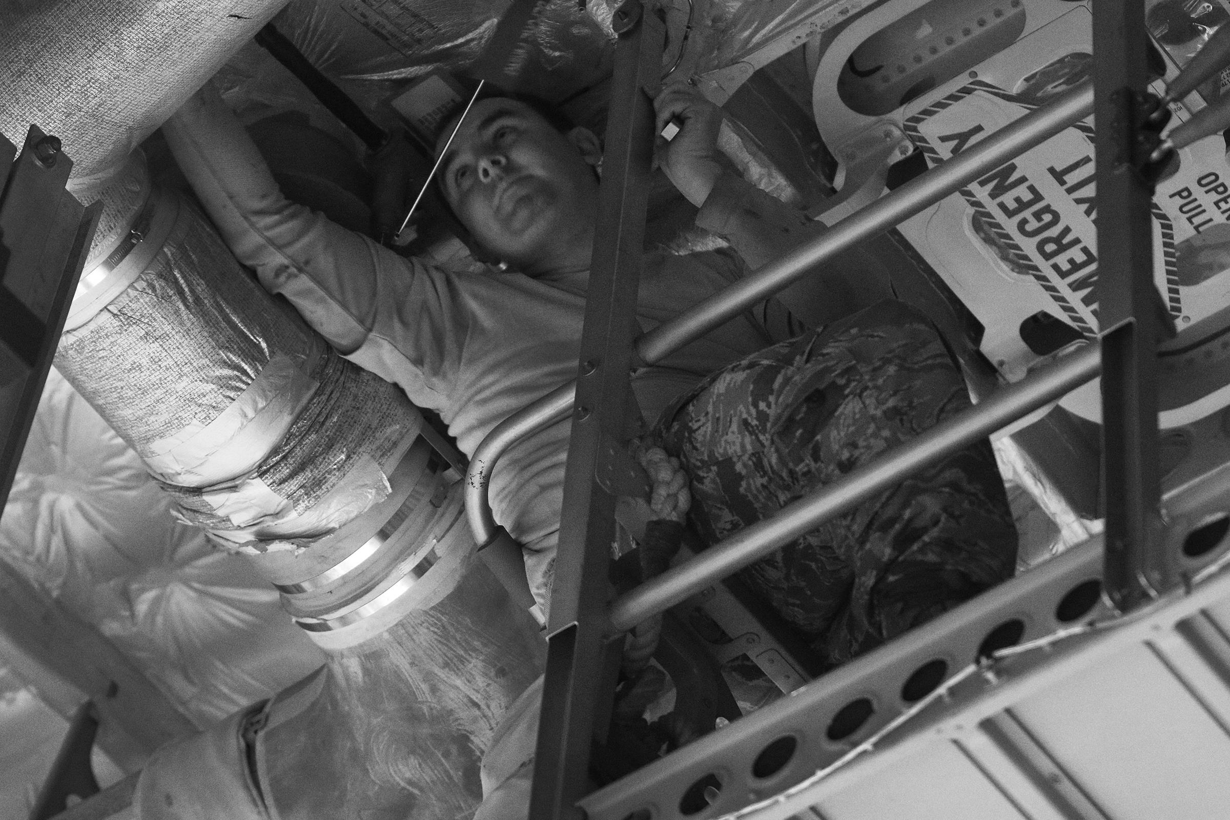 Life raft install underway > 445th Airlift Wing > Article Display