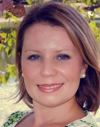 Contracting officer receives Secretary of the Army award > U.S. Army ...
