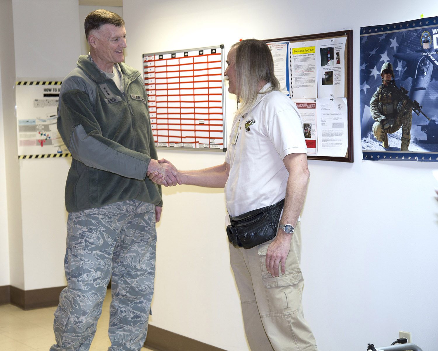 Defense Logistics Agency three star visits MCLB Barstow