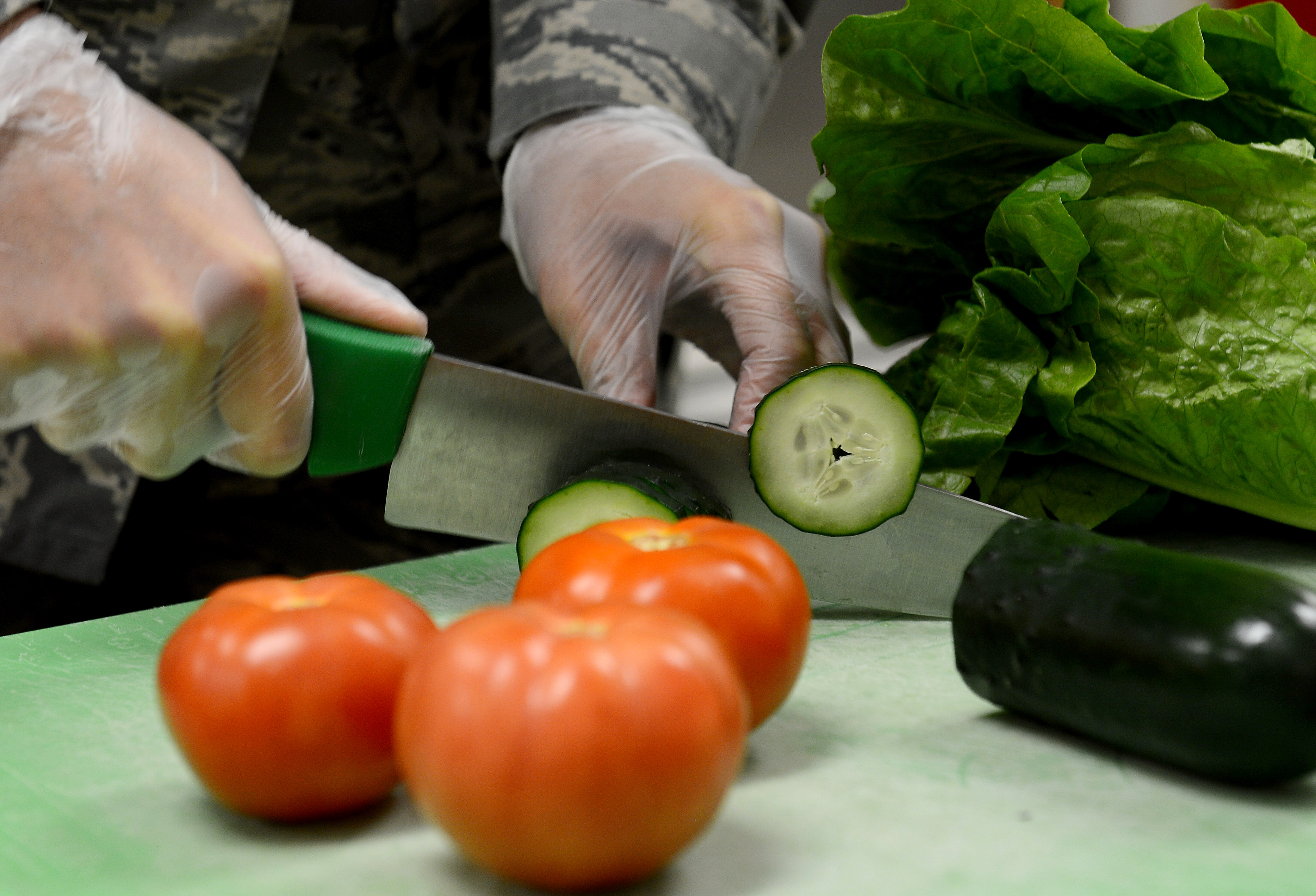 McChord Flight kitchen keeps Airmen mission ready > Team McChord ...