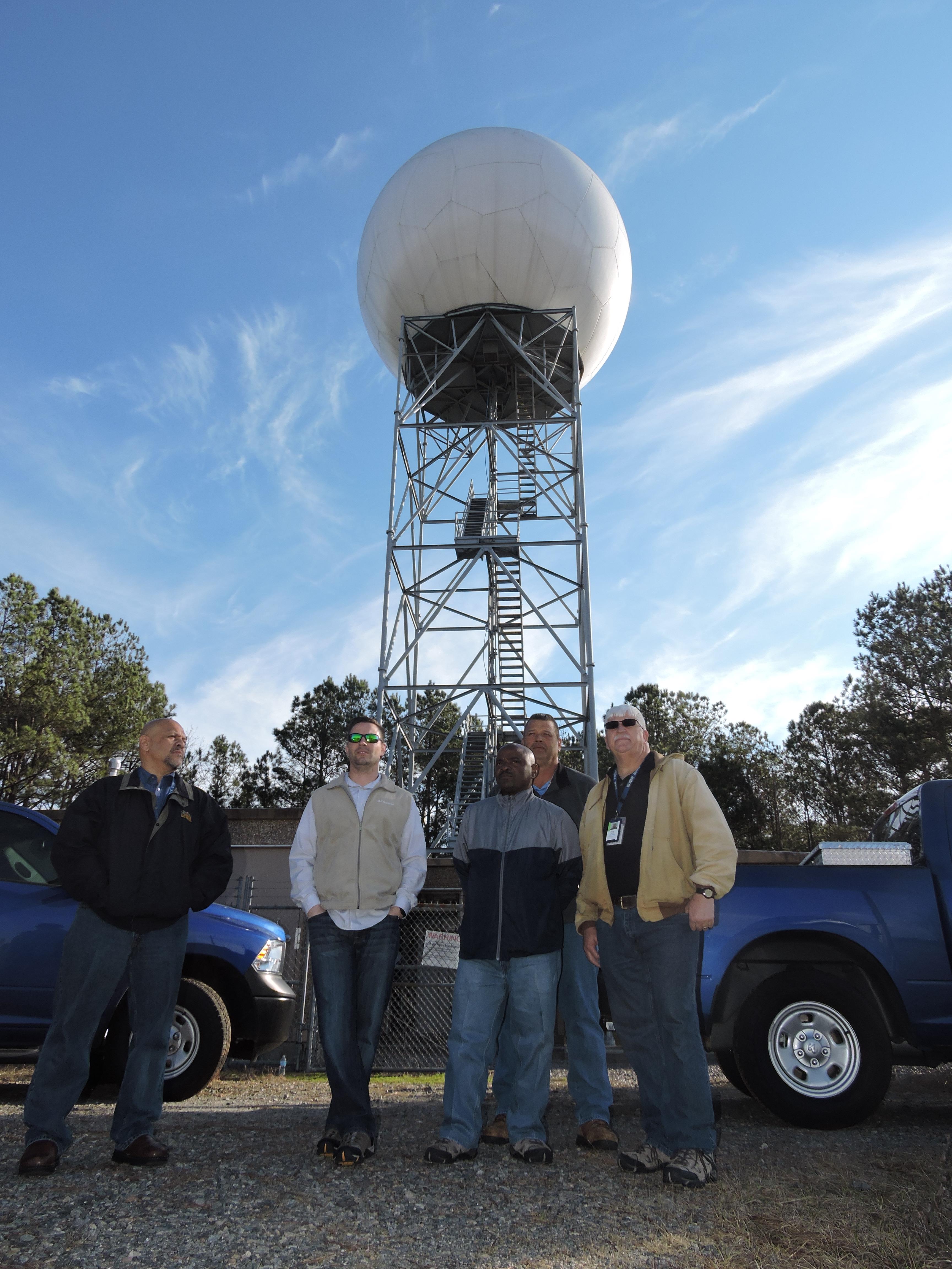 Base technicians keep a weather radar ready to track a storm > Robins ...