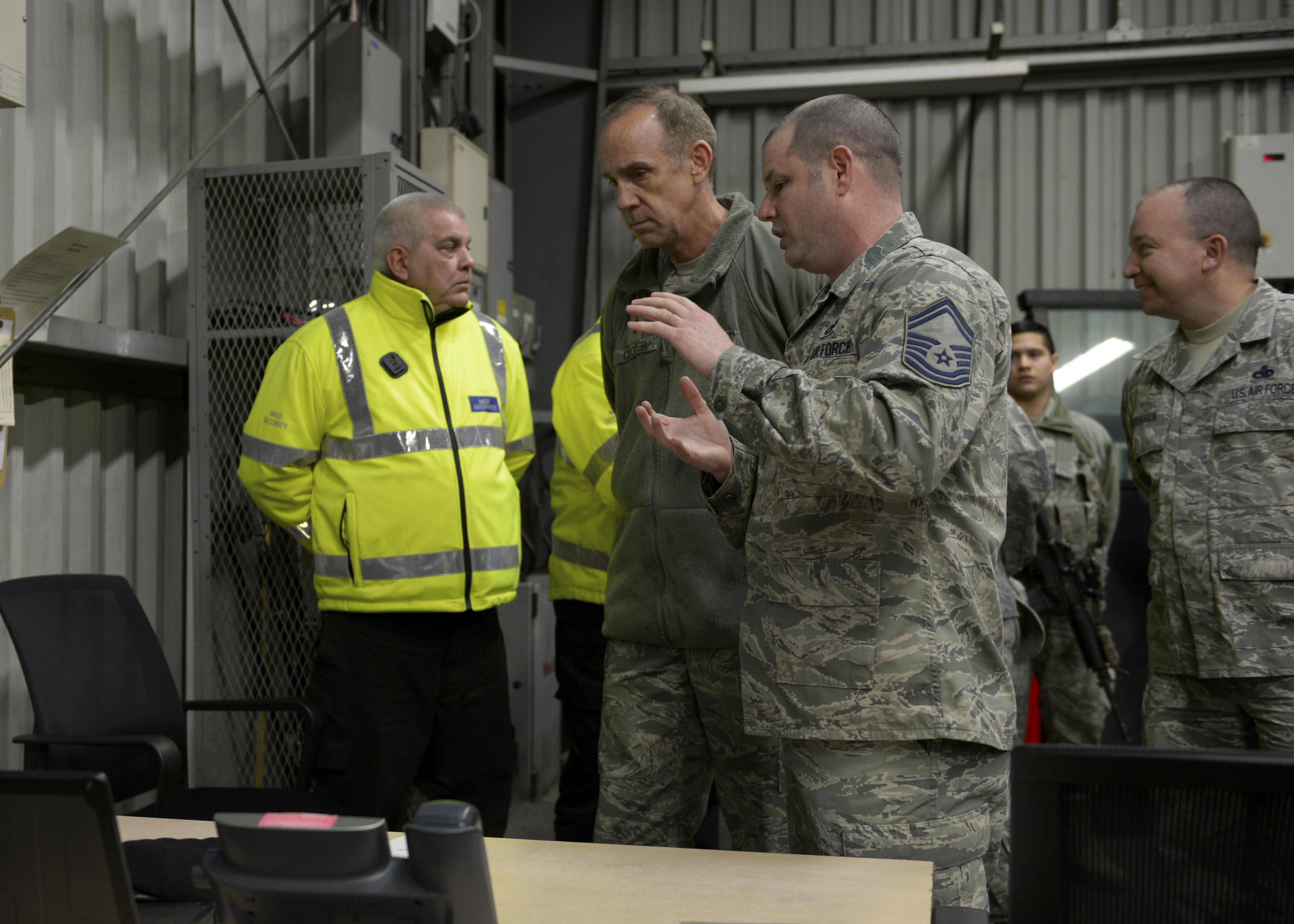 US Air Force three-star visits RAFM > Royal Air Force Mildenhall > RAF ...