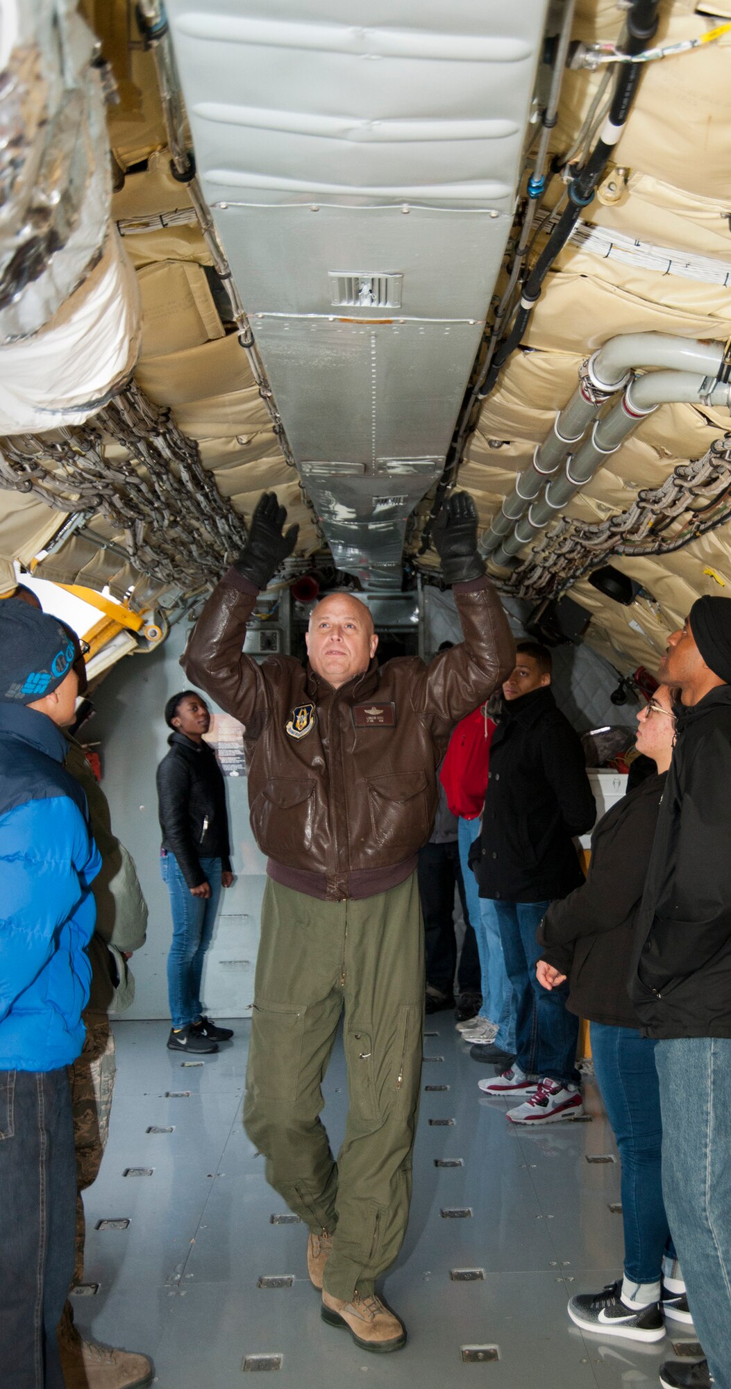 Recruits recieve pilot-guided tour > 459th Air Refueling Wing > Article ...
