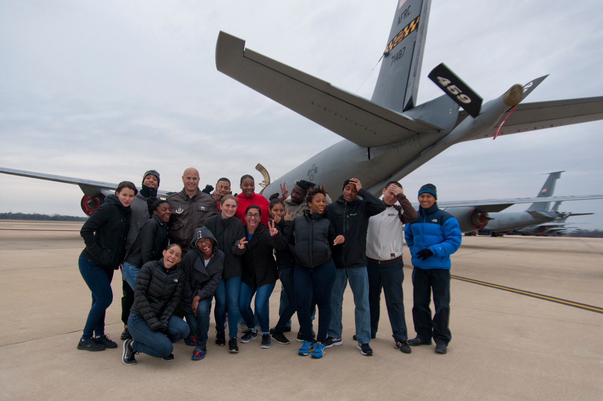 Recruits recieve pilot-guided tour > 459th Air Refueling Wing > Article ...