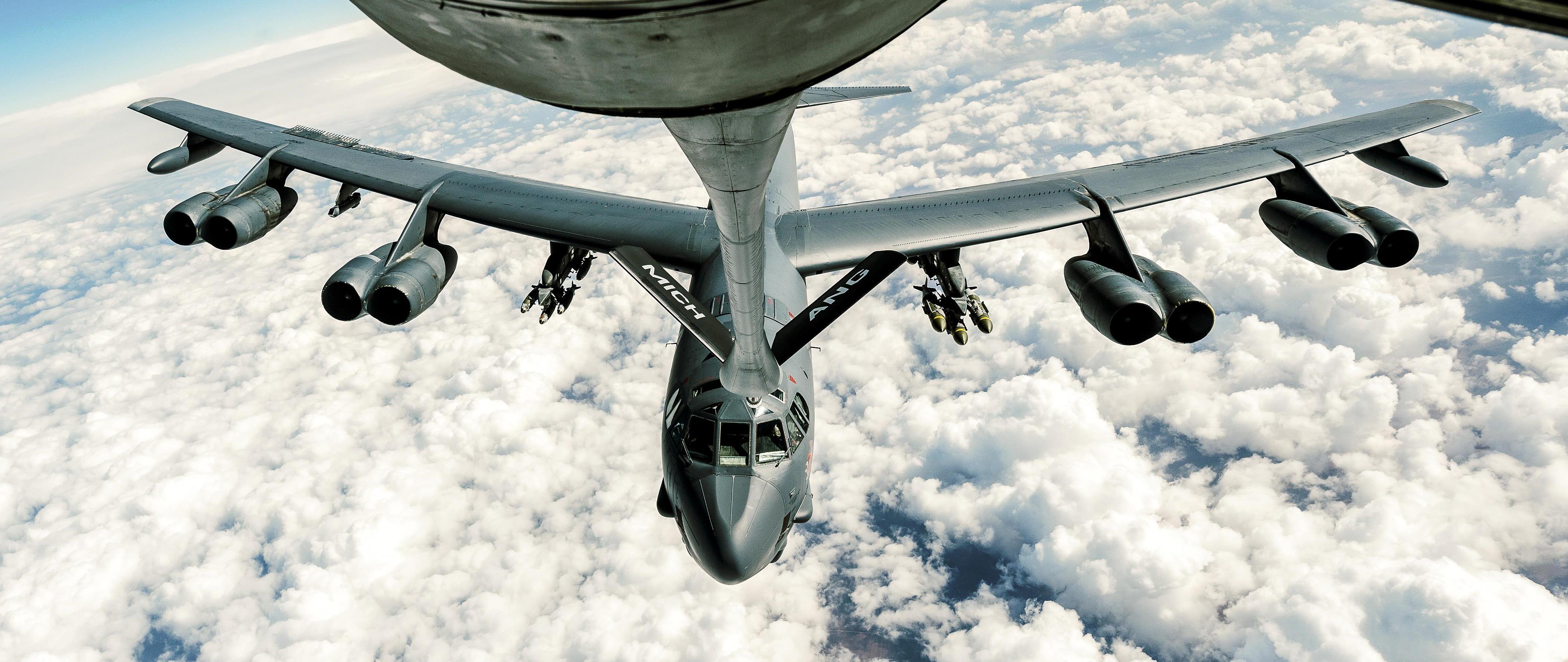 B-52 Stratofortress refuels from a 340th Expeditionary Air Refueling ...