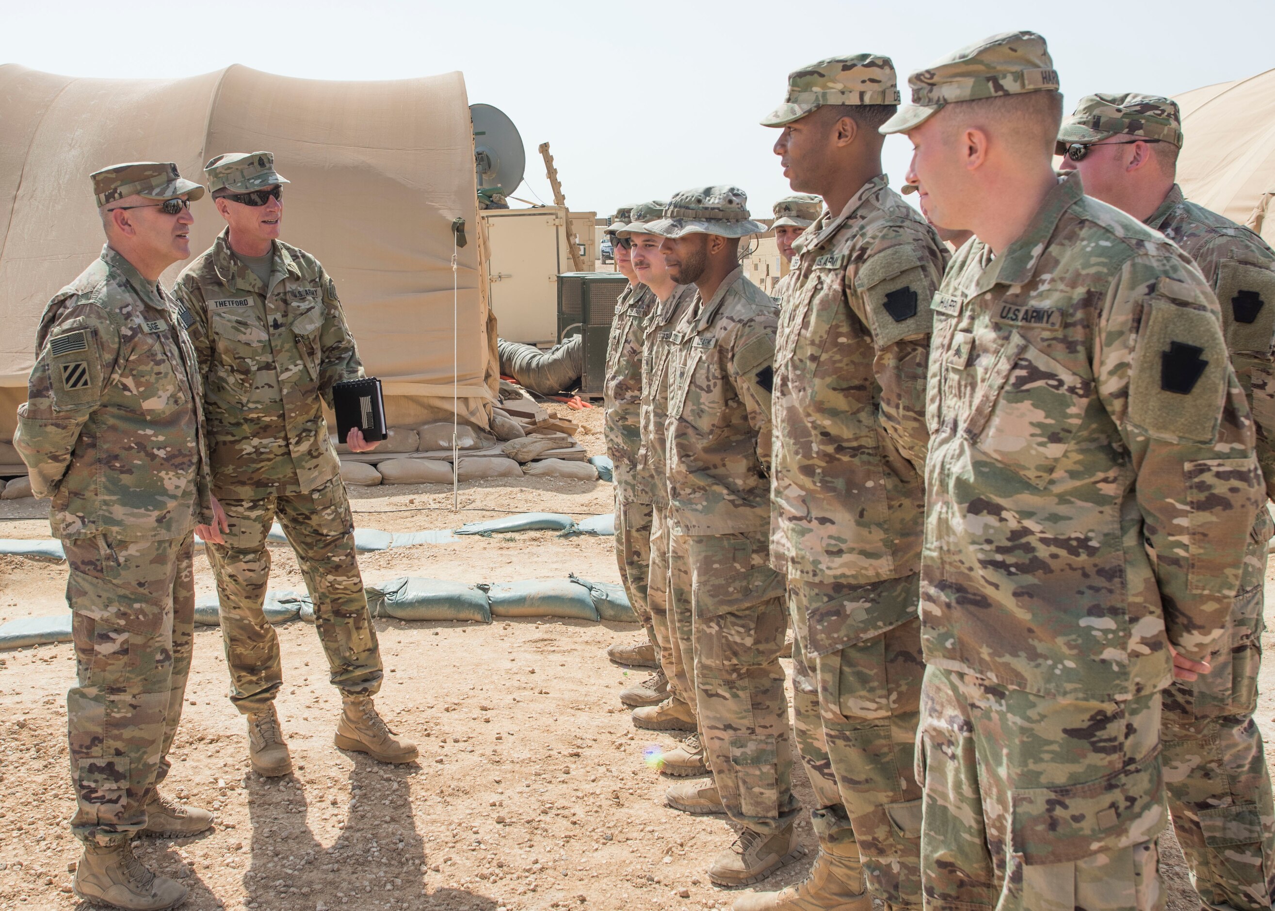 CSM William Thetford, U. S. Central Command, meets with U. S. Troops