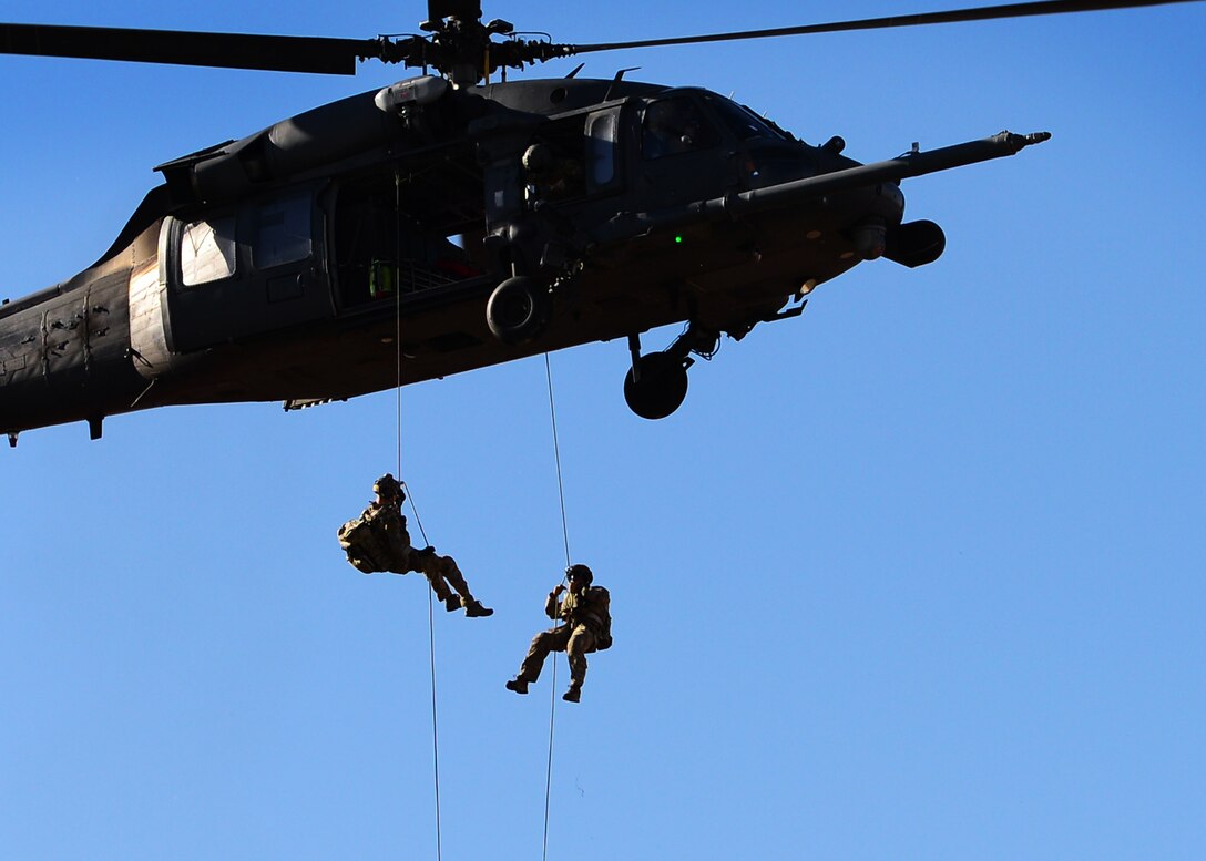 Pararescue Rapelling