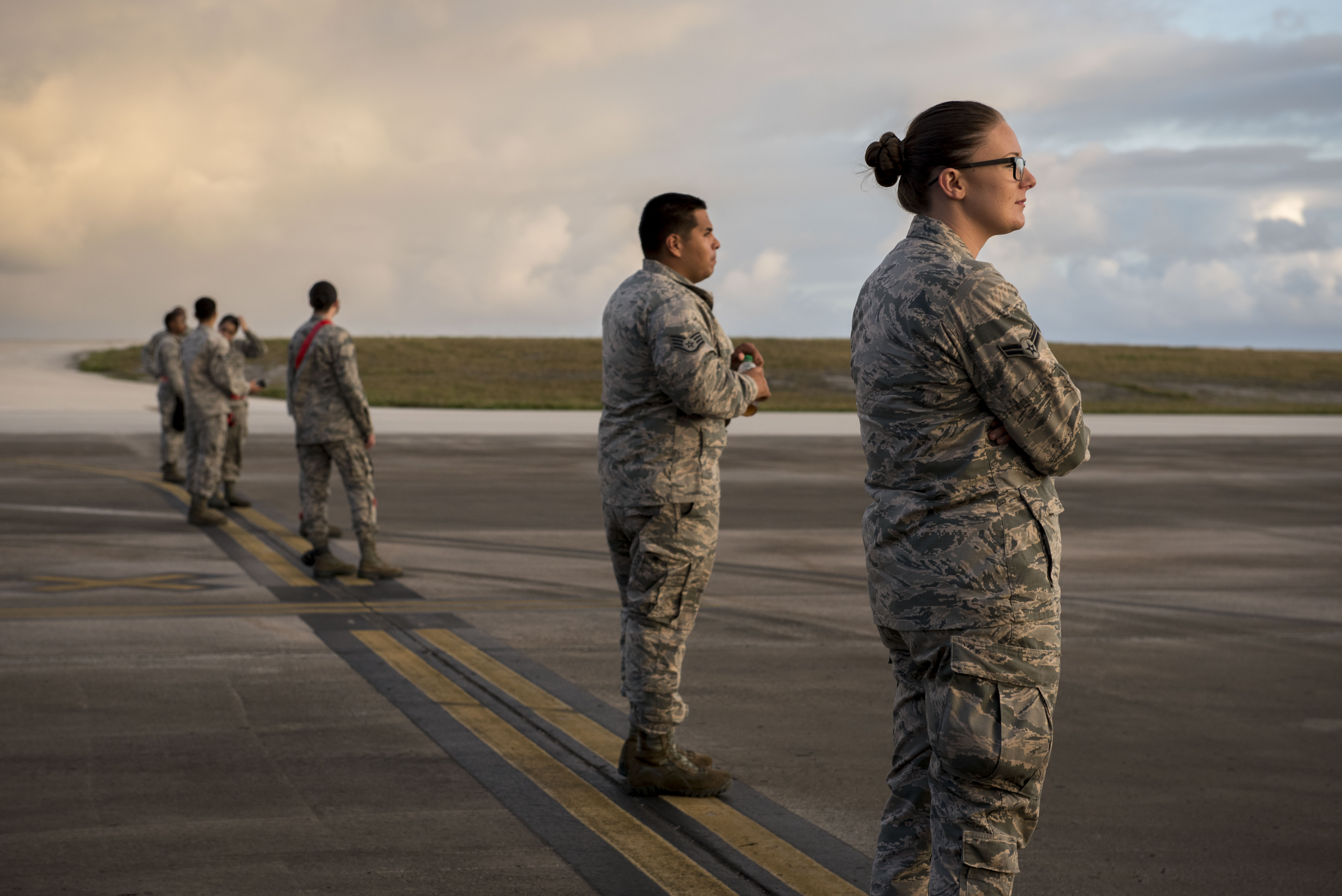 Weapons Airmen prep jets for combat > Joint Base Elmendorf-Richardson ...