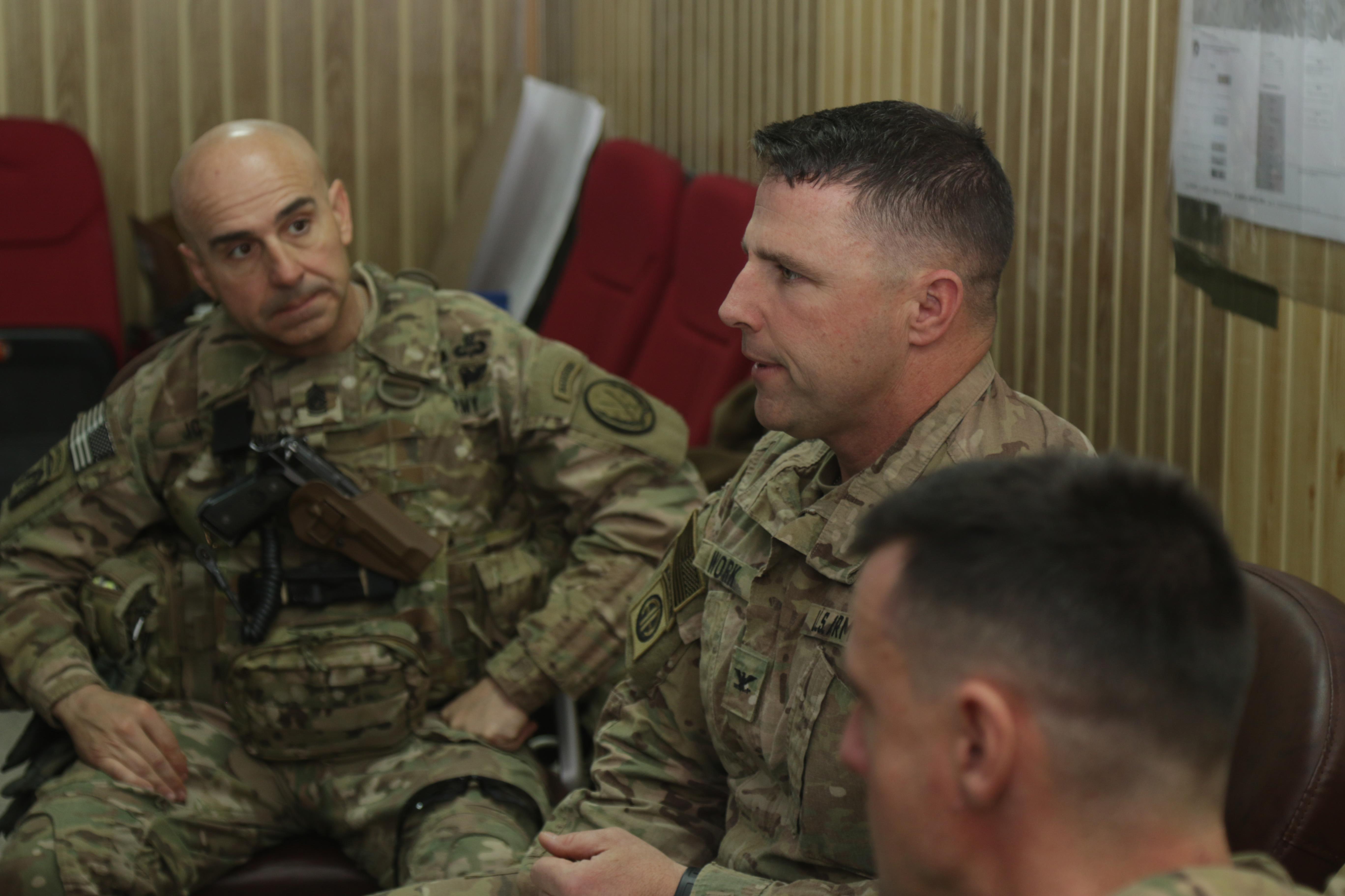 CJTF Commander visits Falcons in Hamam al-Alil