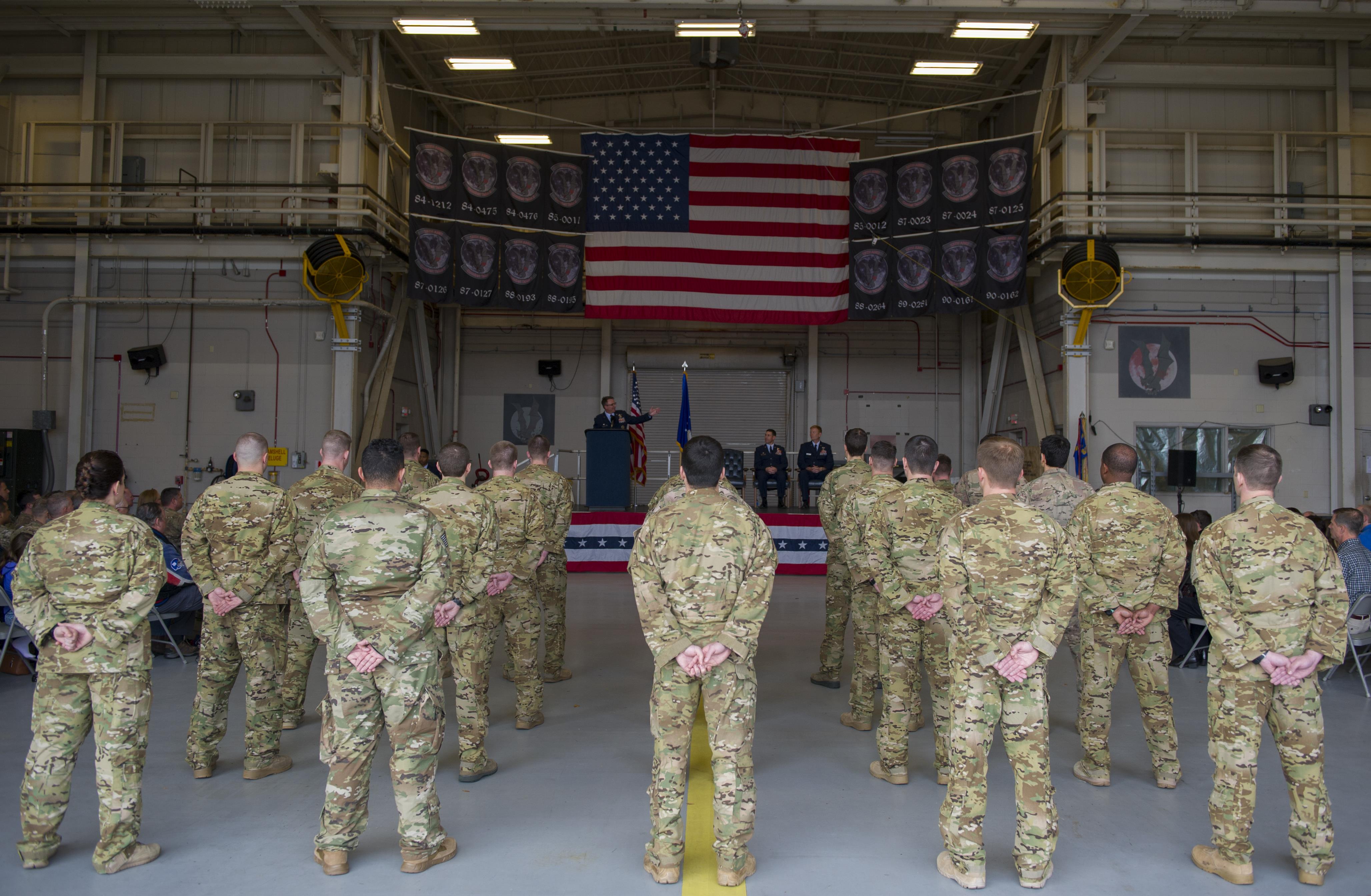 15th SOS hosts change of command > Hurlburt Field > Article Display
