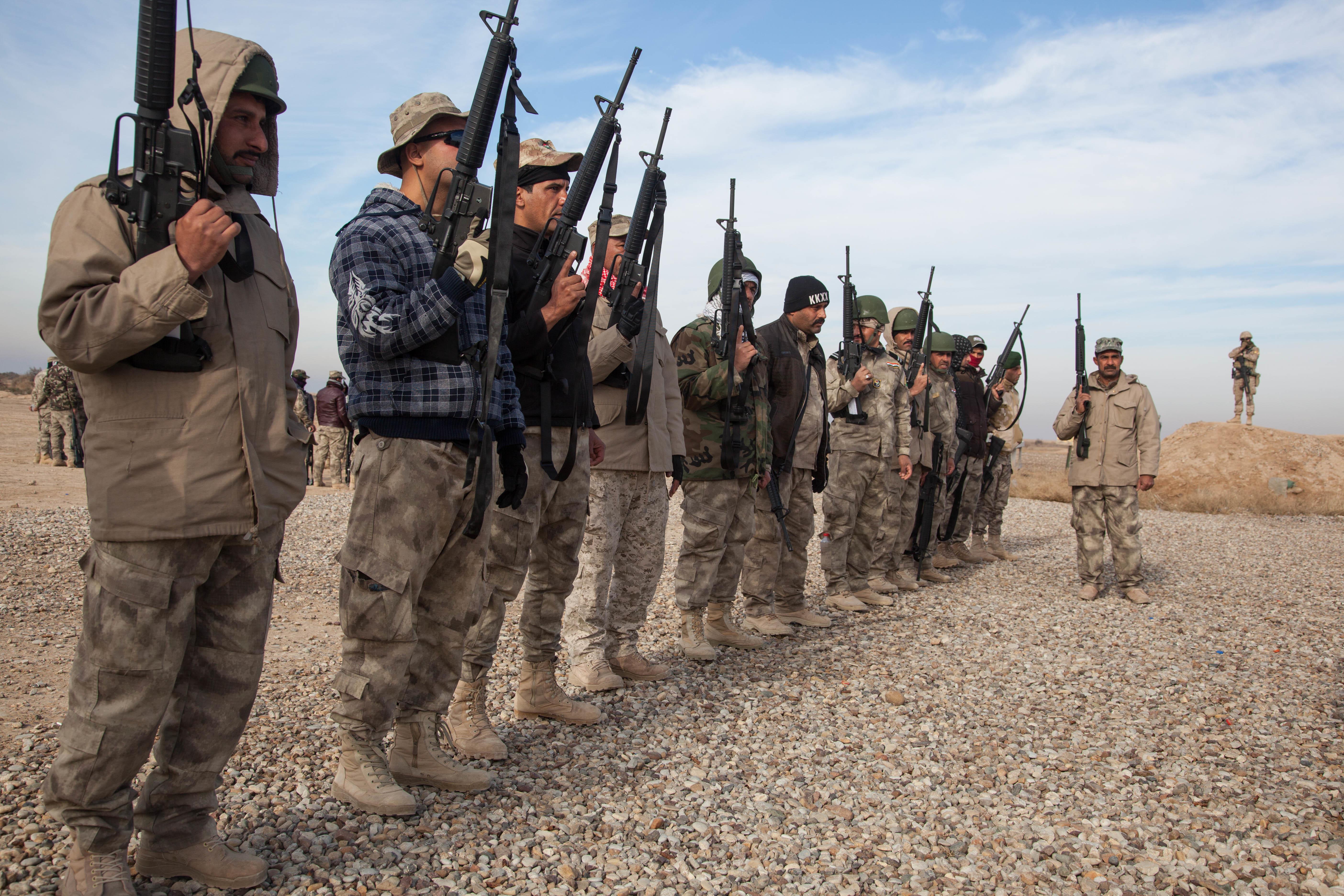 Iraqi security force train on M16