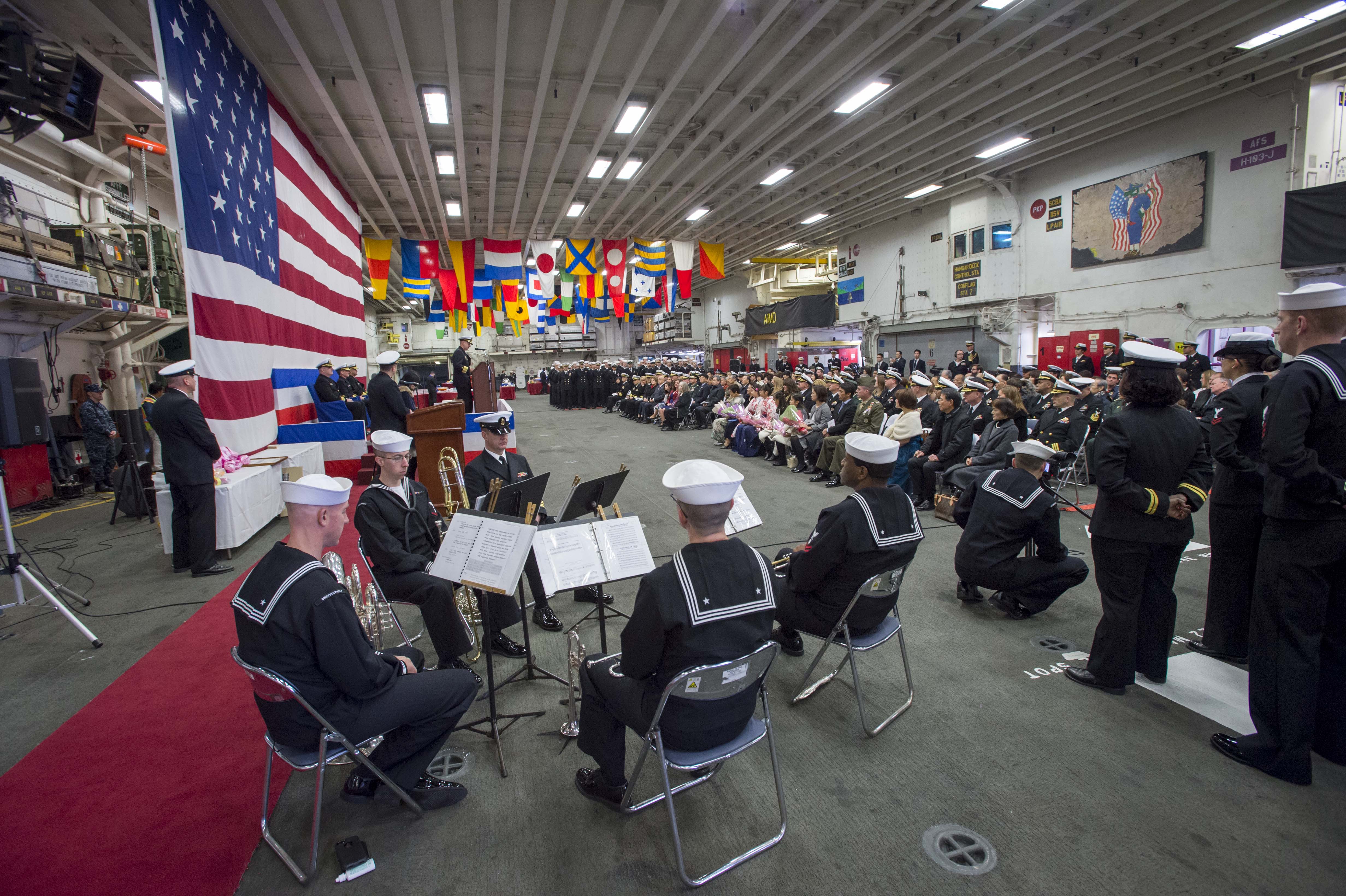 Helm of PHIBRON 11 Changes Hands > United States Navy > News Stories