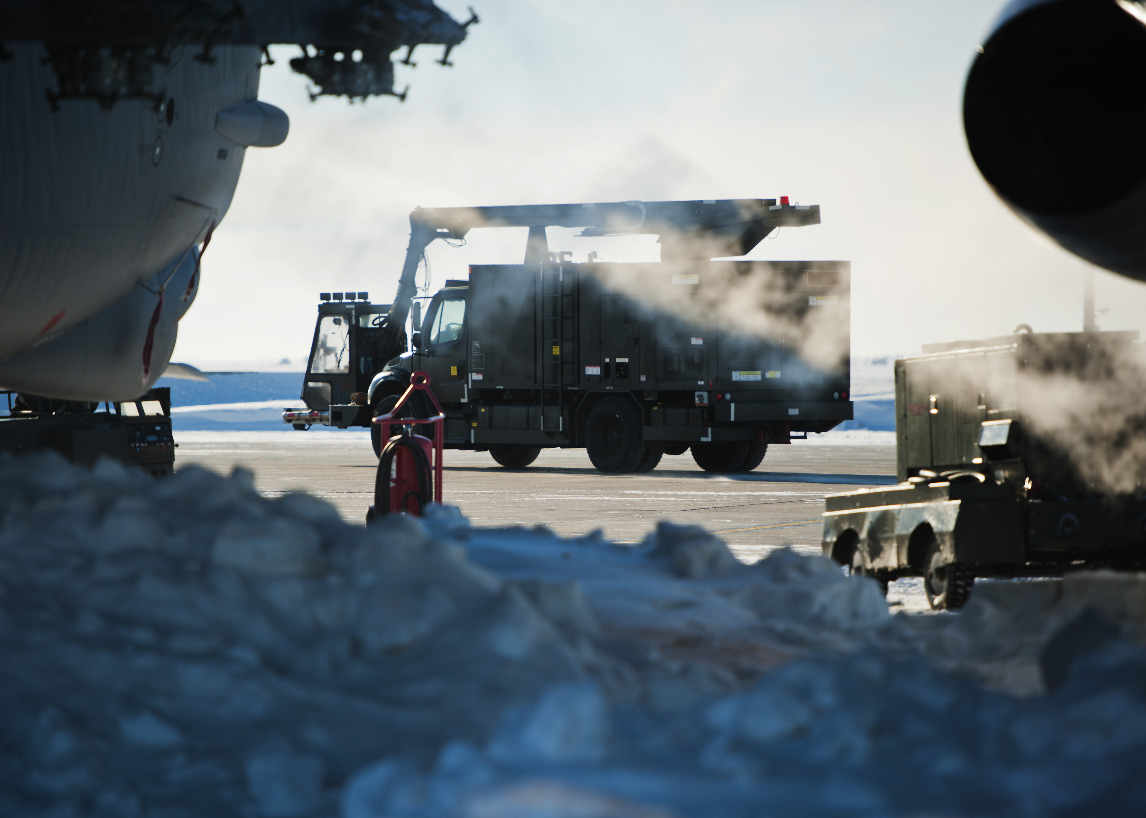 De-Icing the Warbirds > Minot Air Force Base > Article Display