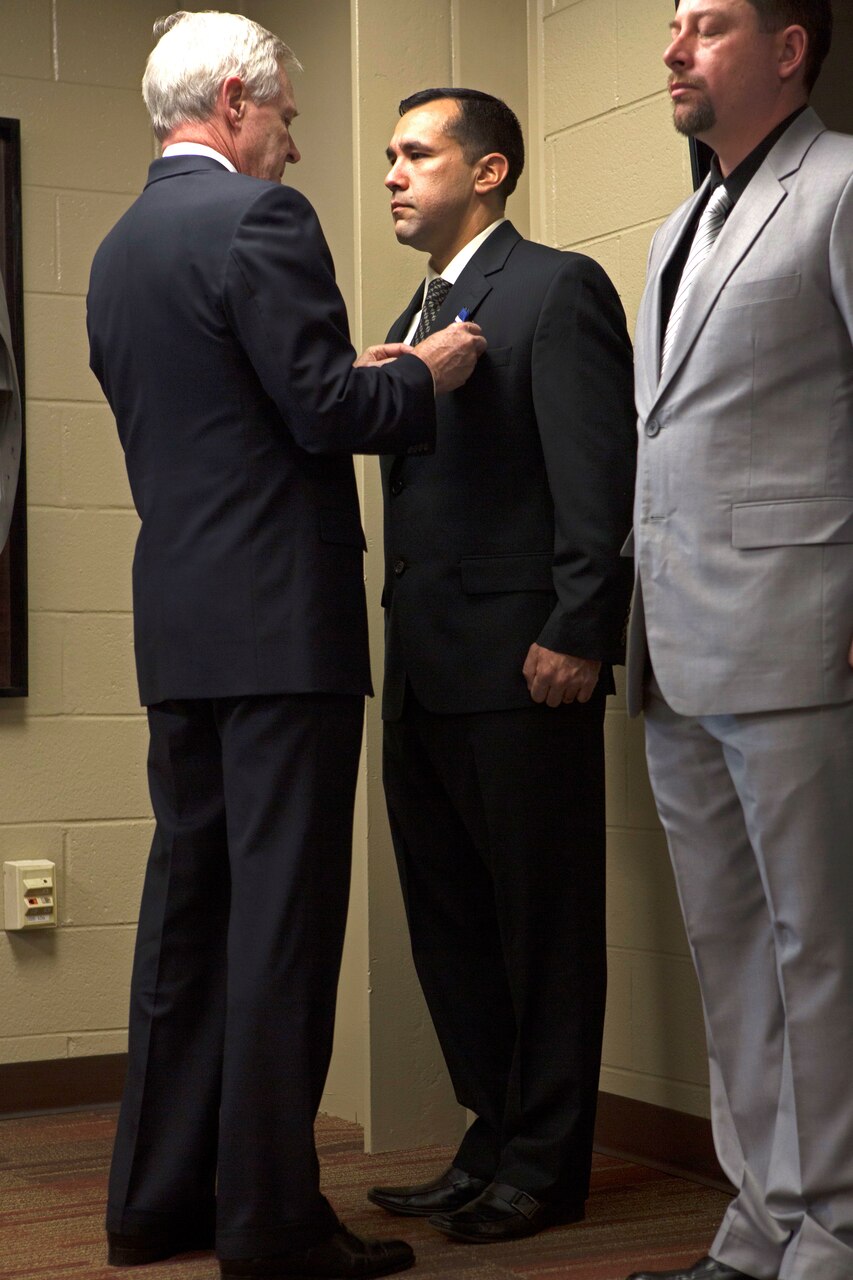 SECNAV Presents High-Level Awards to Naval Special Warfare Commands ...