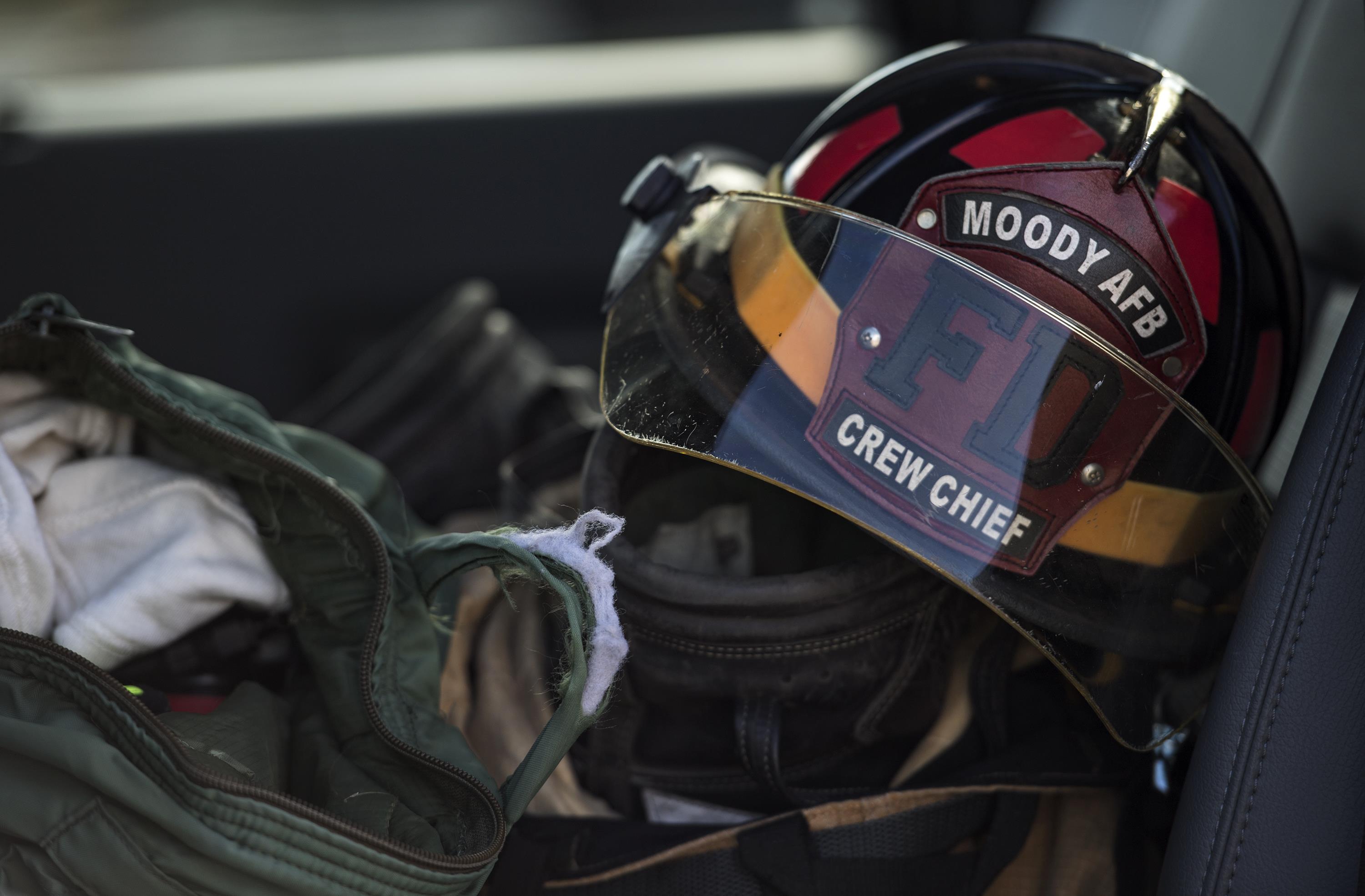 Firefighters teach jaws of life lessons > Moody Air Force Base ...