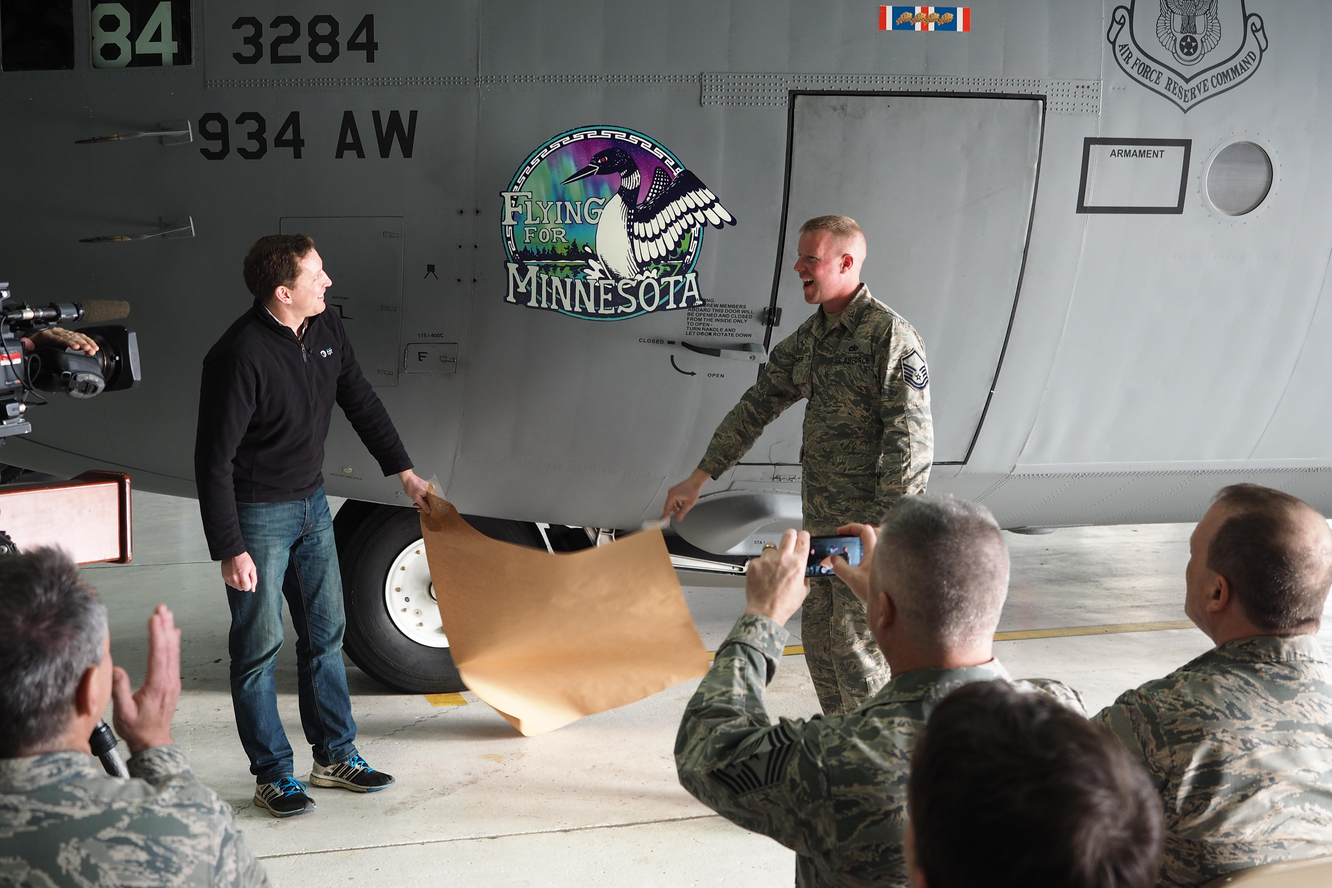 Loon added to C-130 > Minneapolis-St Paul Air Reserve Station > Article ...
