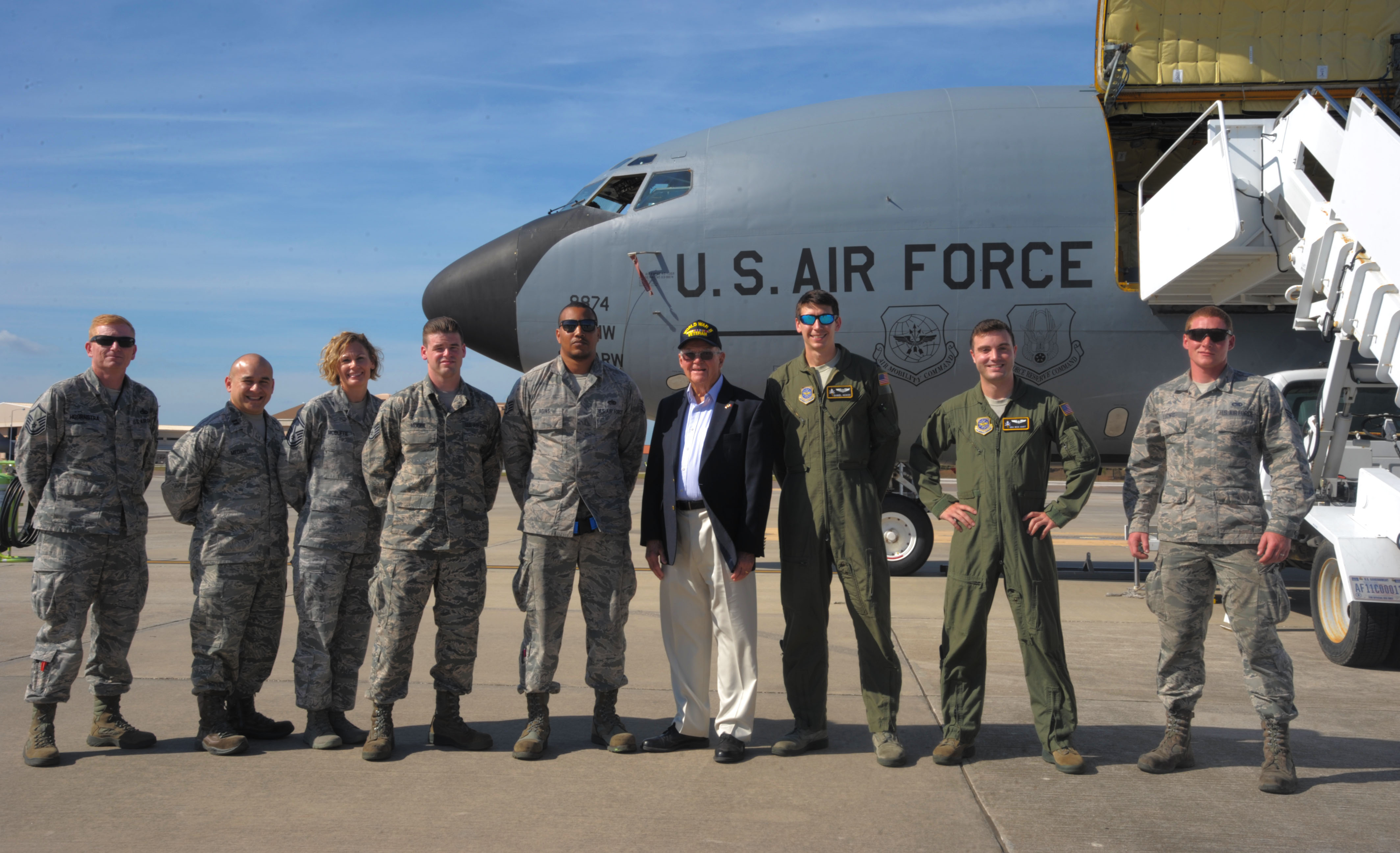 Pioneer of tactical airlift visits MacDill > MacDill Air Force Base ...
