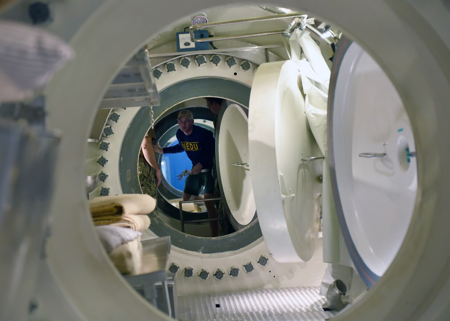 Navy Experimental Diving Unit Sailors Test New Equipment at 500 Feet ...