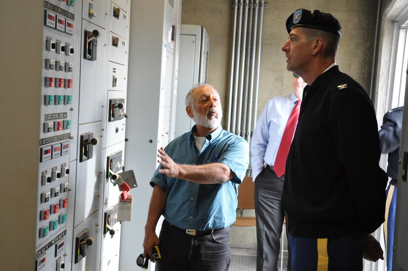 Division commander visits Prado Dam, Santa Ana River > Los Angeles ...