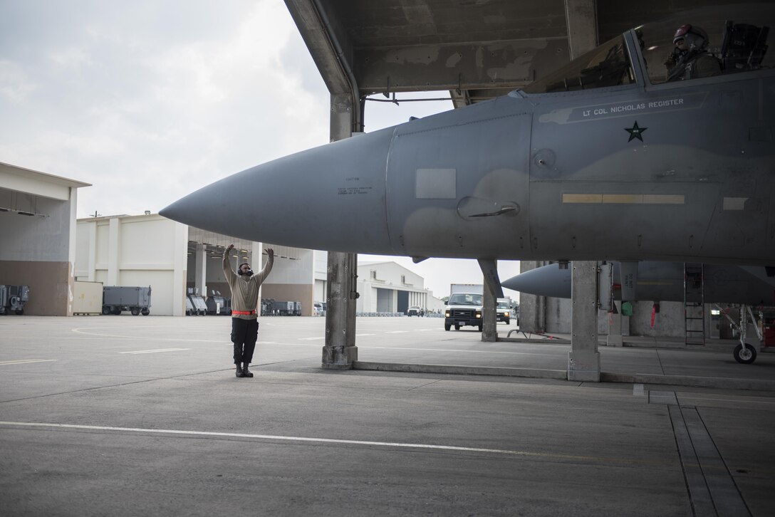 Stop and go: 67th AMU Crew chiefs keep Eagles flying