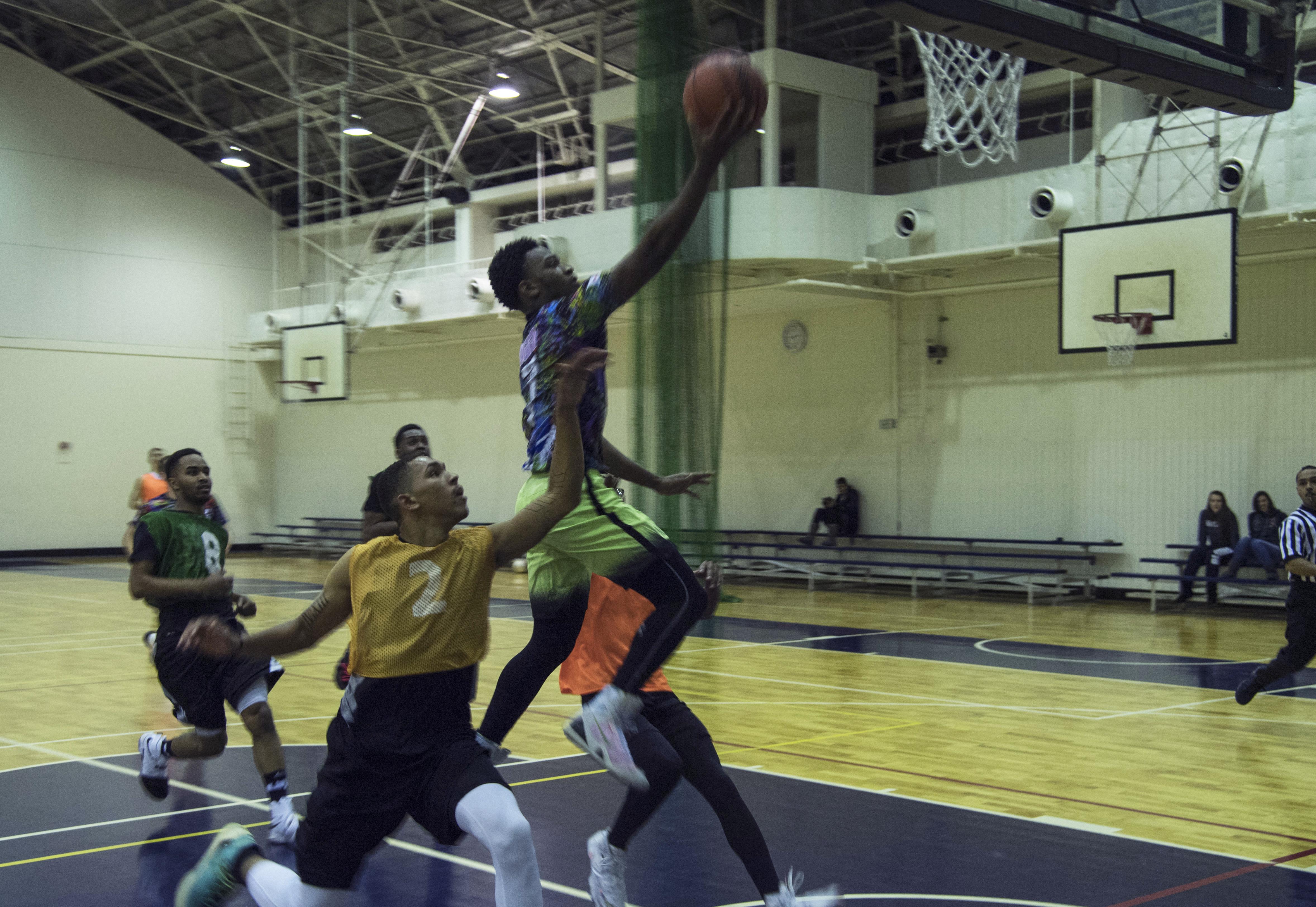 374 MXS defeats 374 CS, wins 46-40 > Yokota Air Base > Article Display