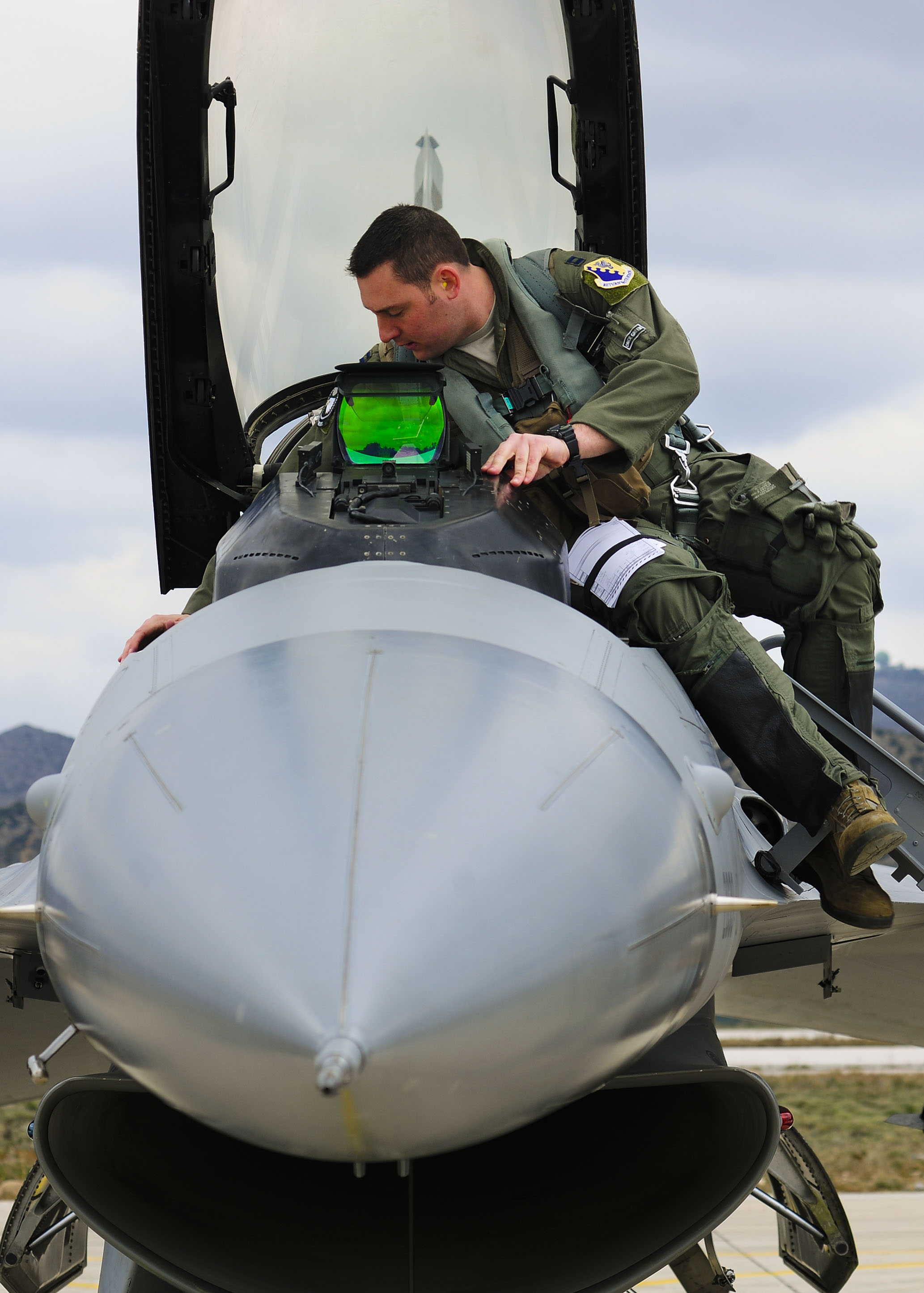 Training underway in Souda Bay > Aviano Air Base > Display