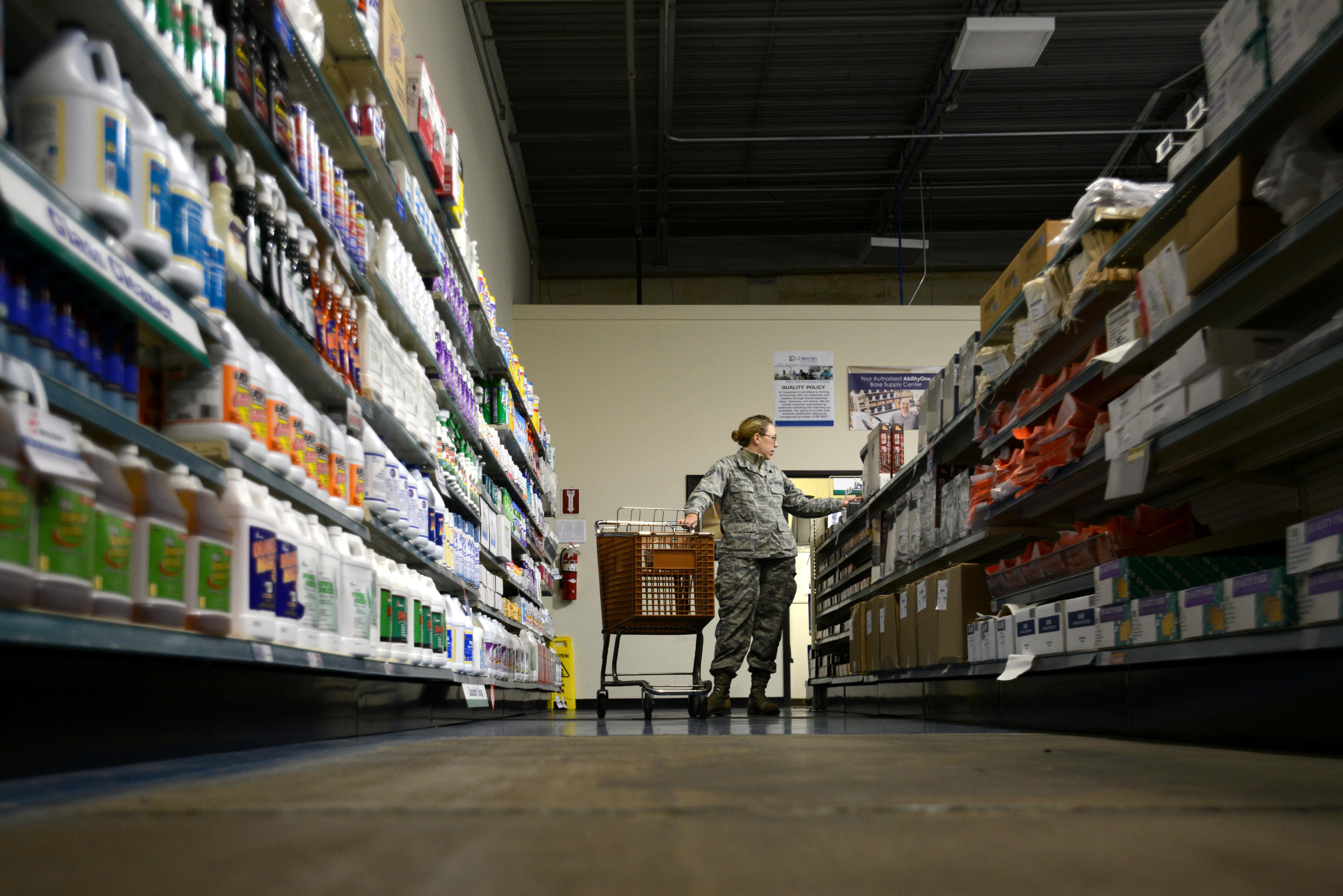 Photos - Tag LCI Store