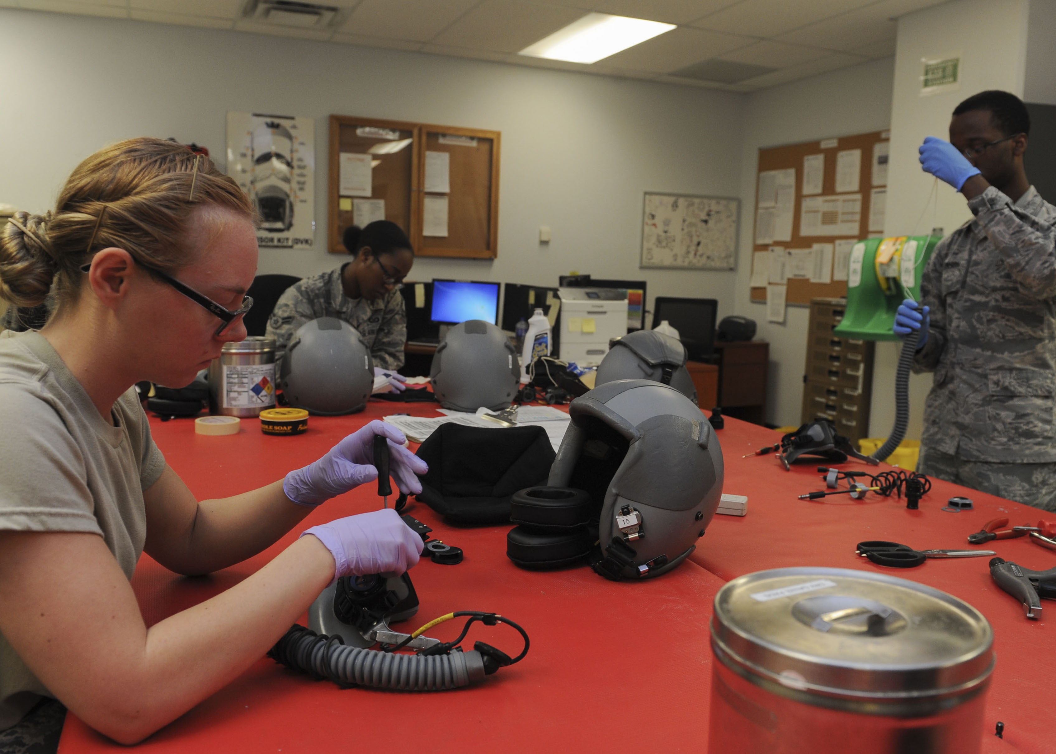 5OSS: Helmet inspections > Minot Air Force Base > Article Display