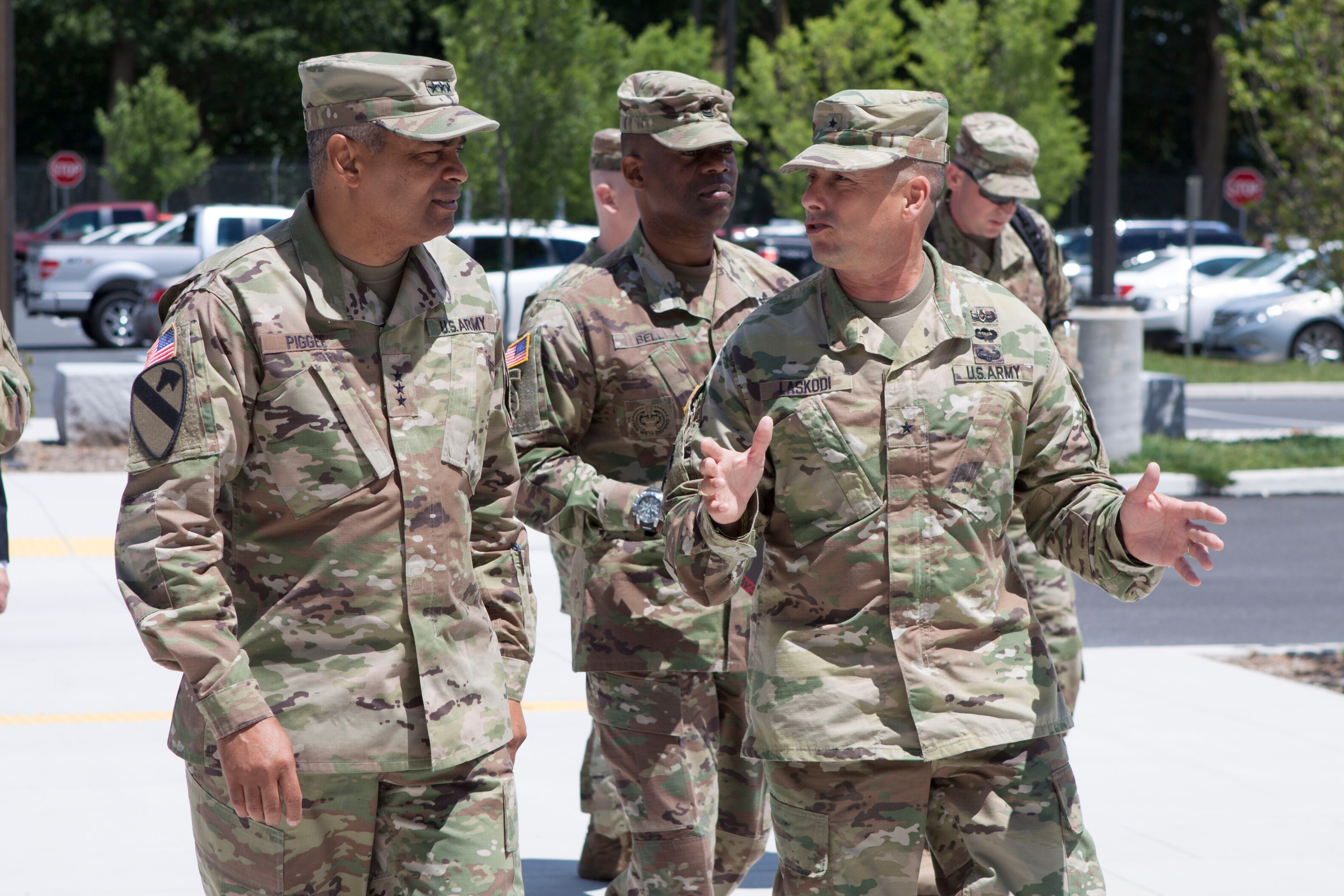 Army G-4 Deputy Chief of Staff visits Distribution headquarters