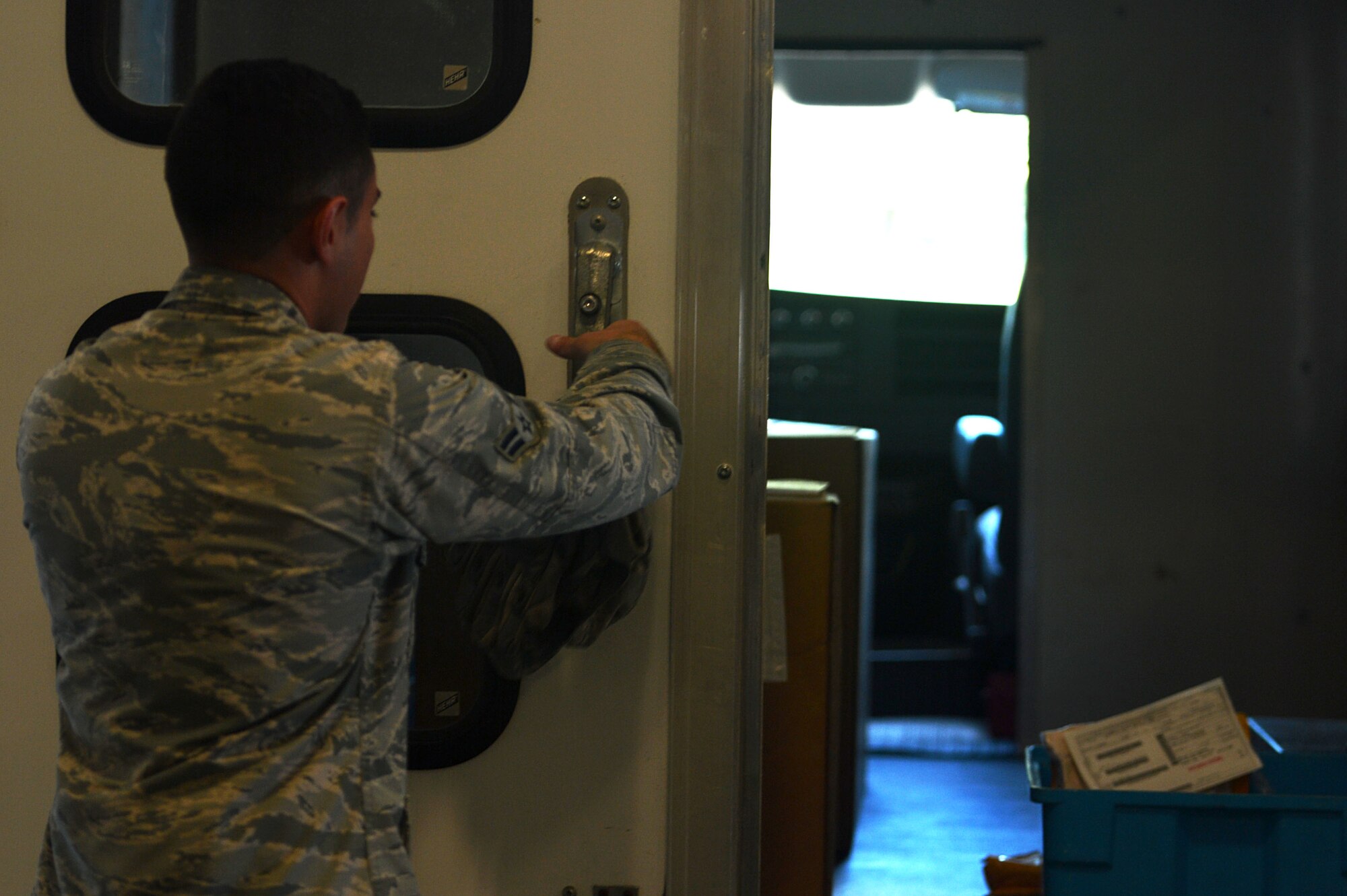 20th LRS Airmen provide delivery services > Shaw Air Force Base ...