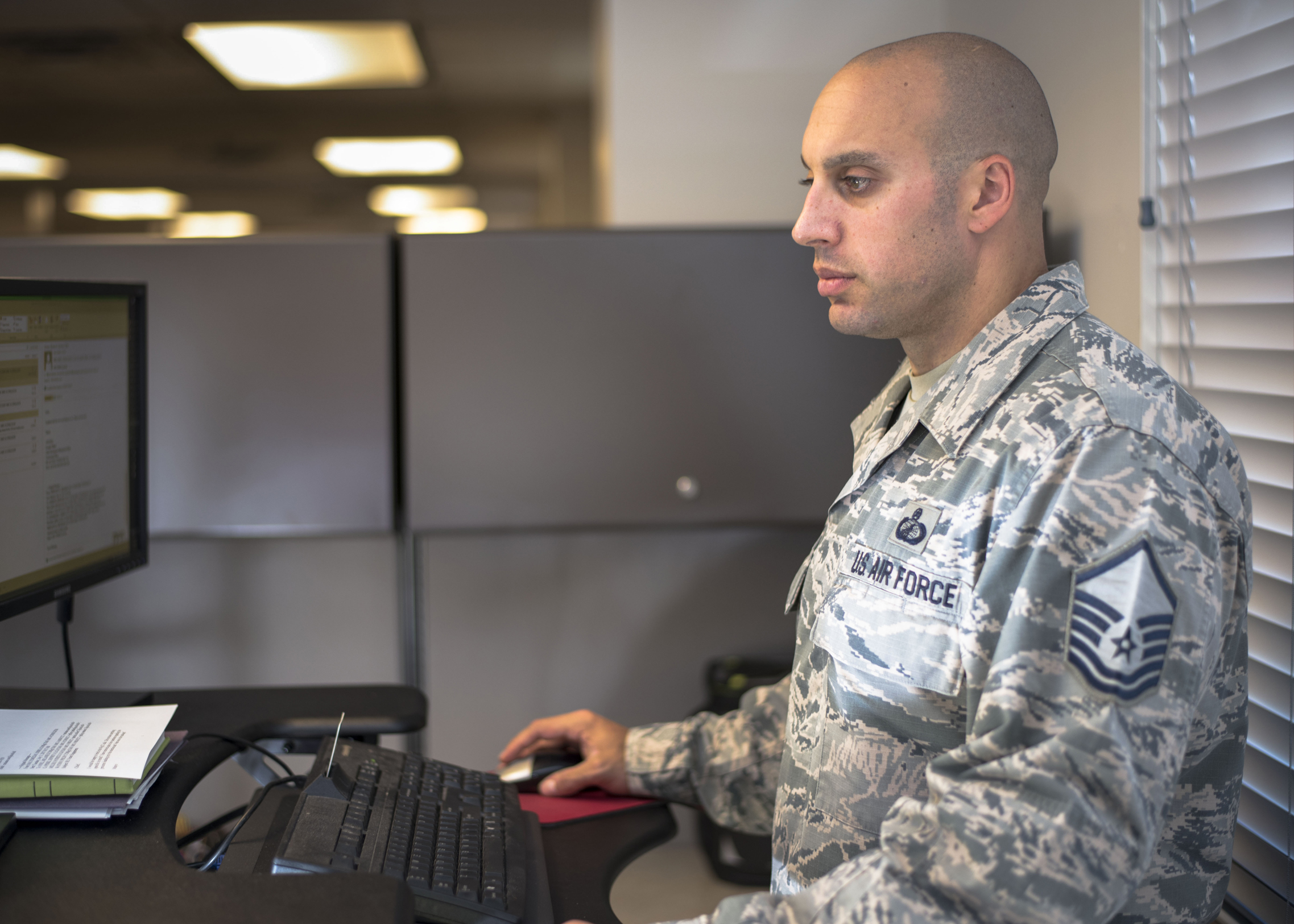 Contracting excellence earns senior NCO 12 Outstanding Airmen of the ...