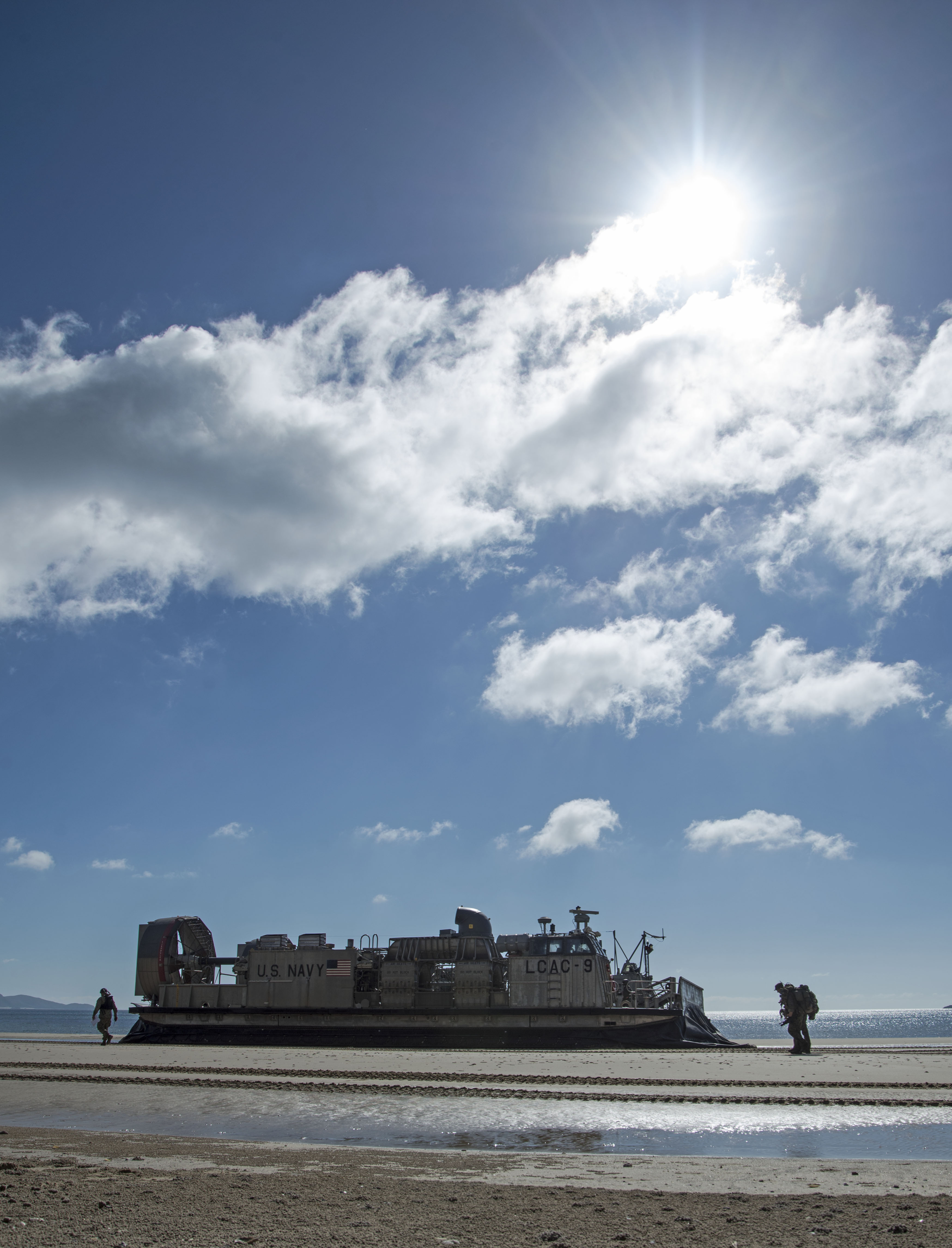 Combined Amphibious Force Launches Marines Ashore for Talisman Saber ...