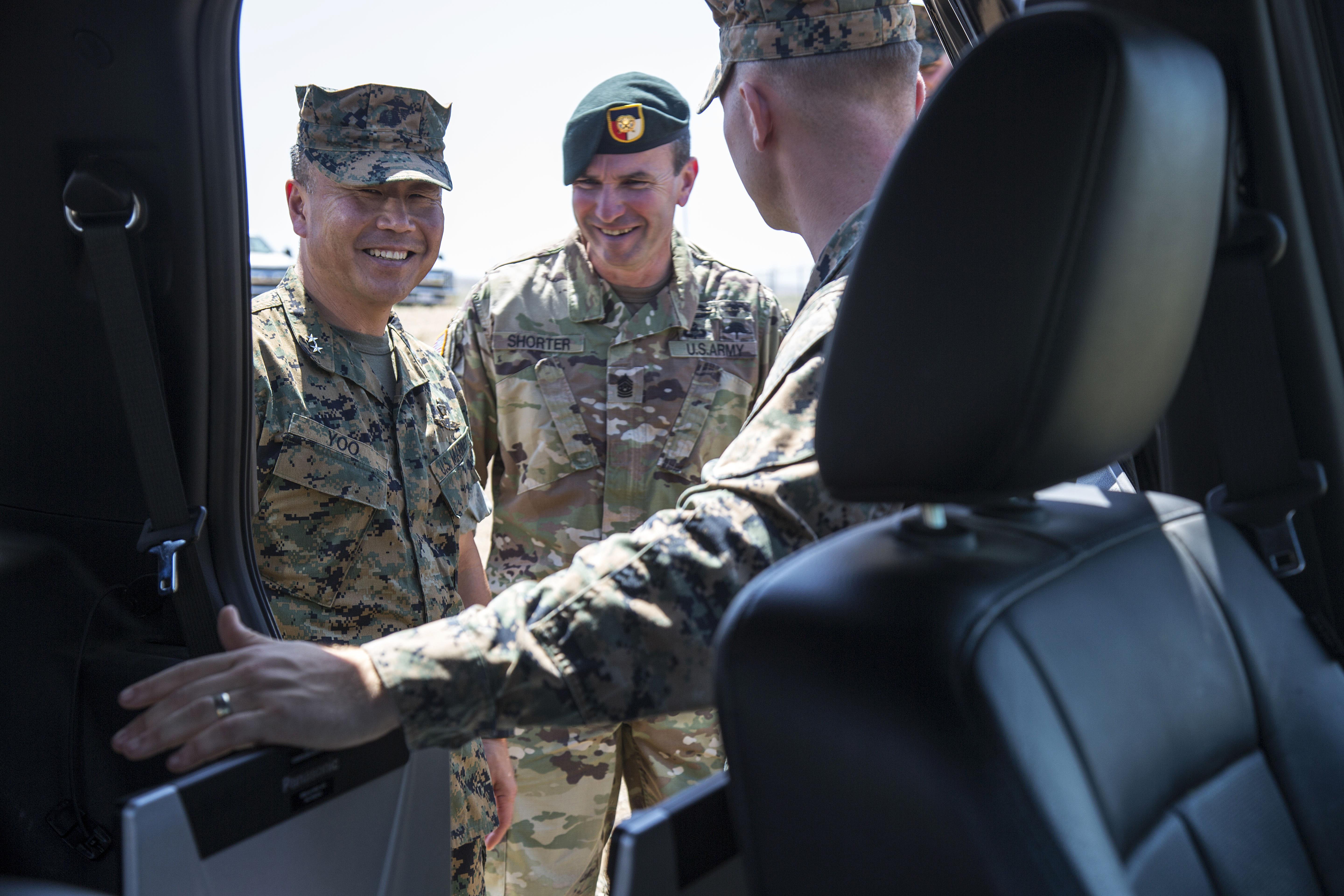 SOCPAC Commander visits 1st MRSB