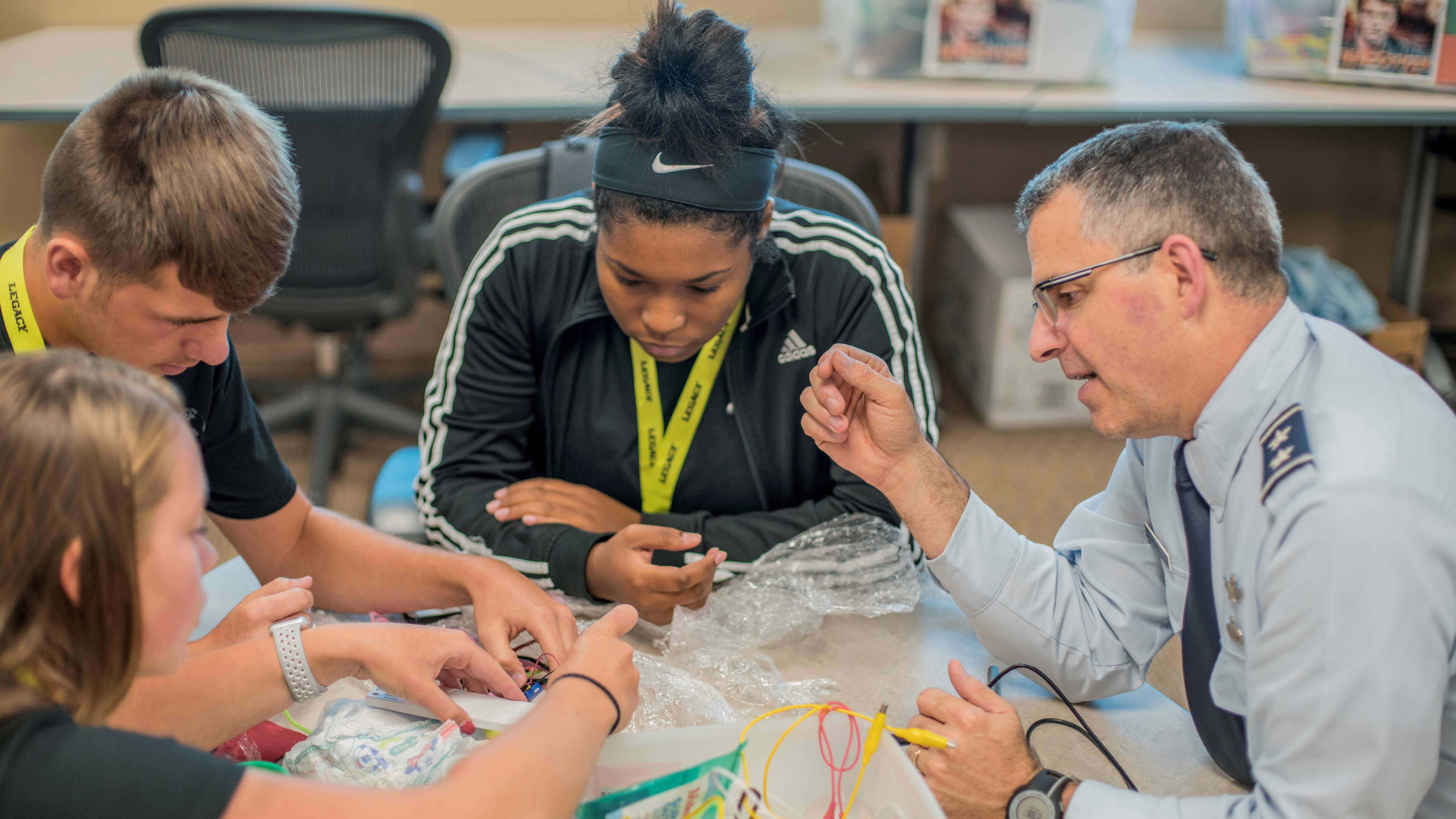 New AFRL pilot program to recruit and retain future engineers > Wright ...