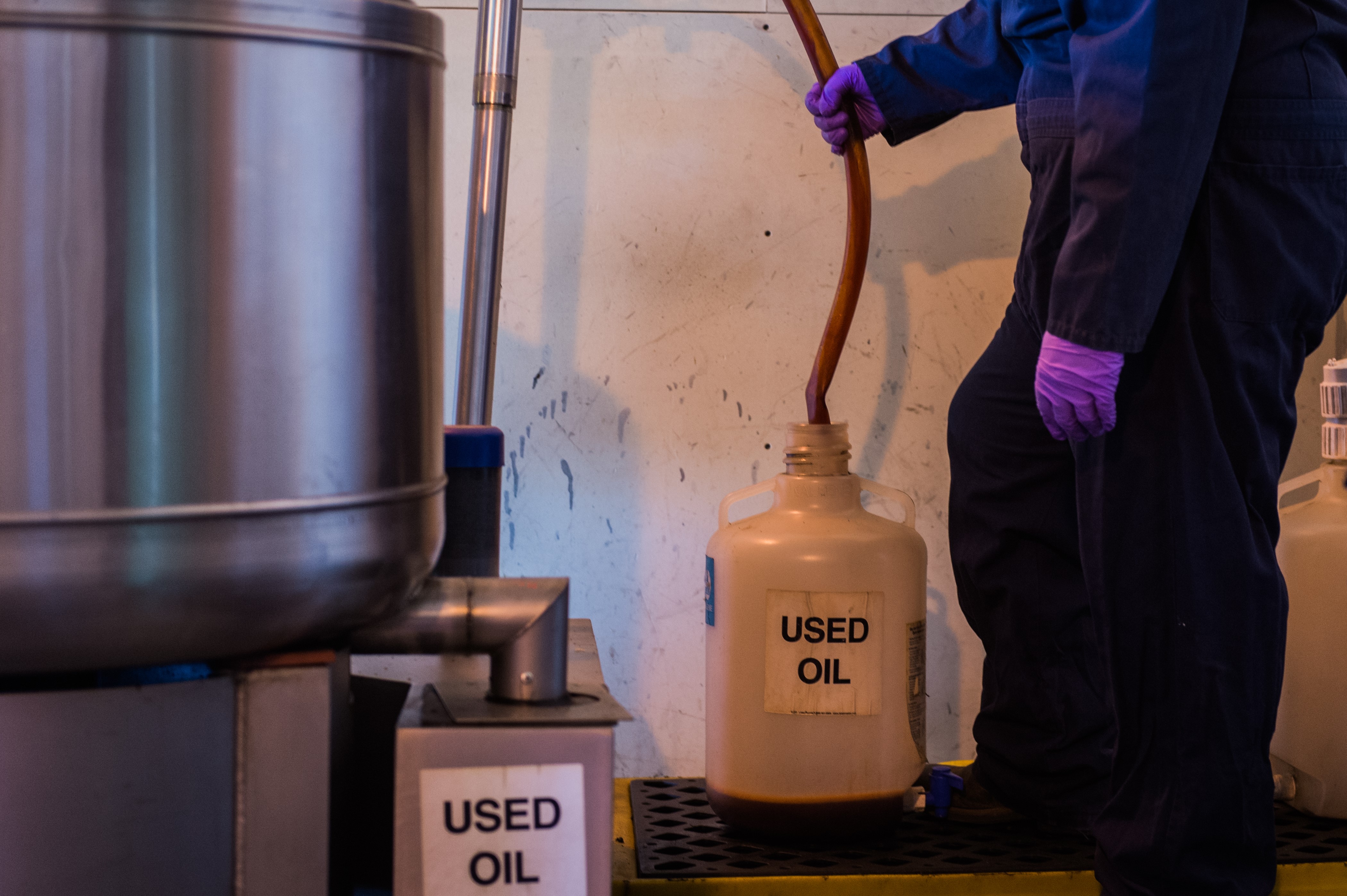Slick oil recycling program saves USAF over $300K > Cannon Air Force ...