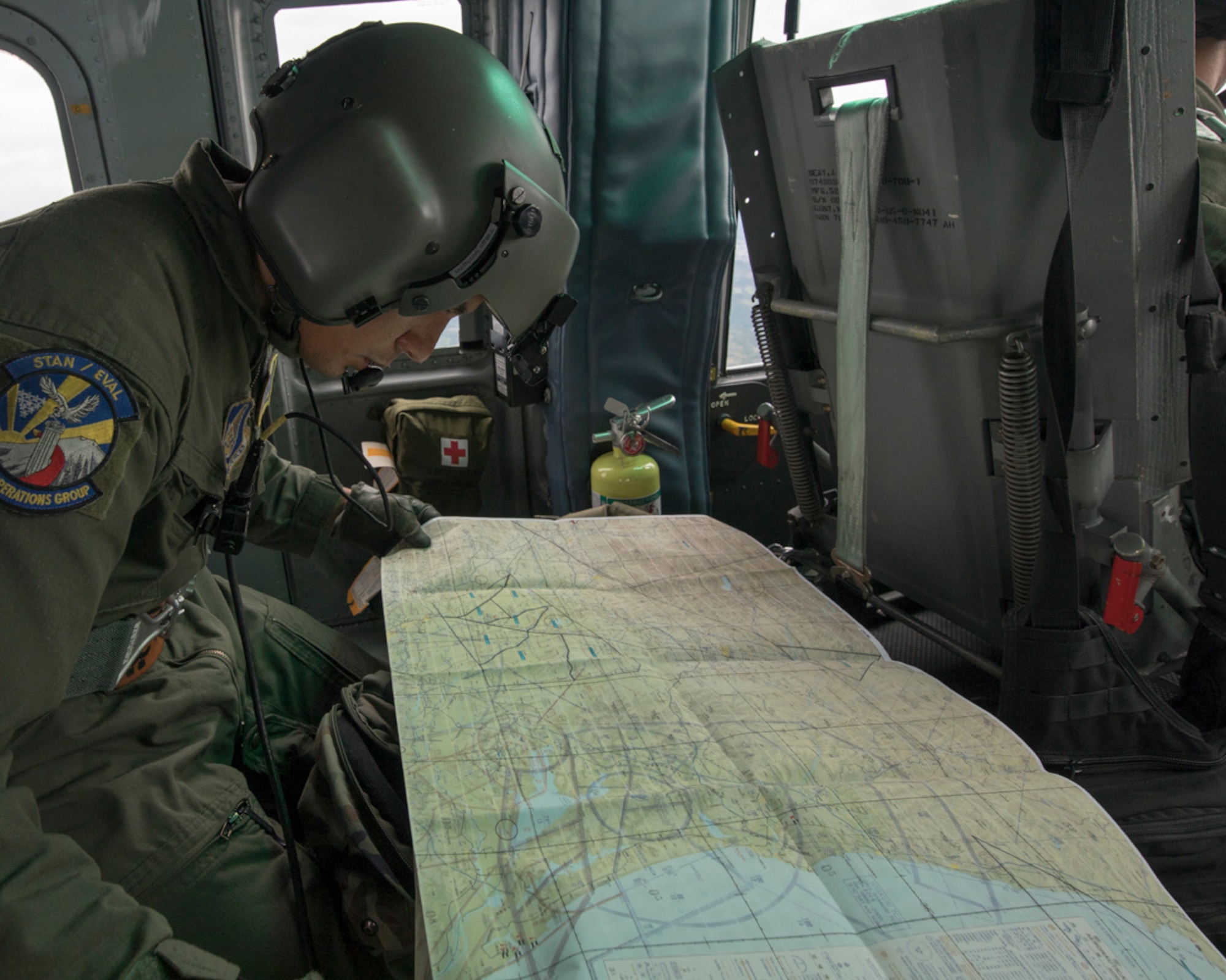 374 OG commander completes fini flights > Yokota Air Base > Article Display