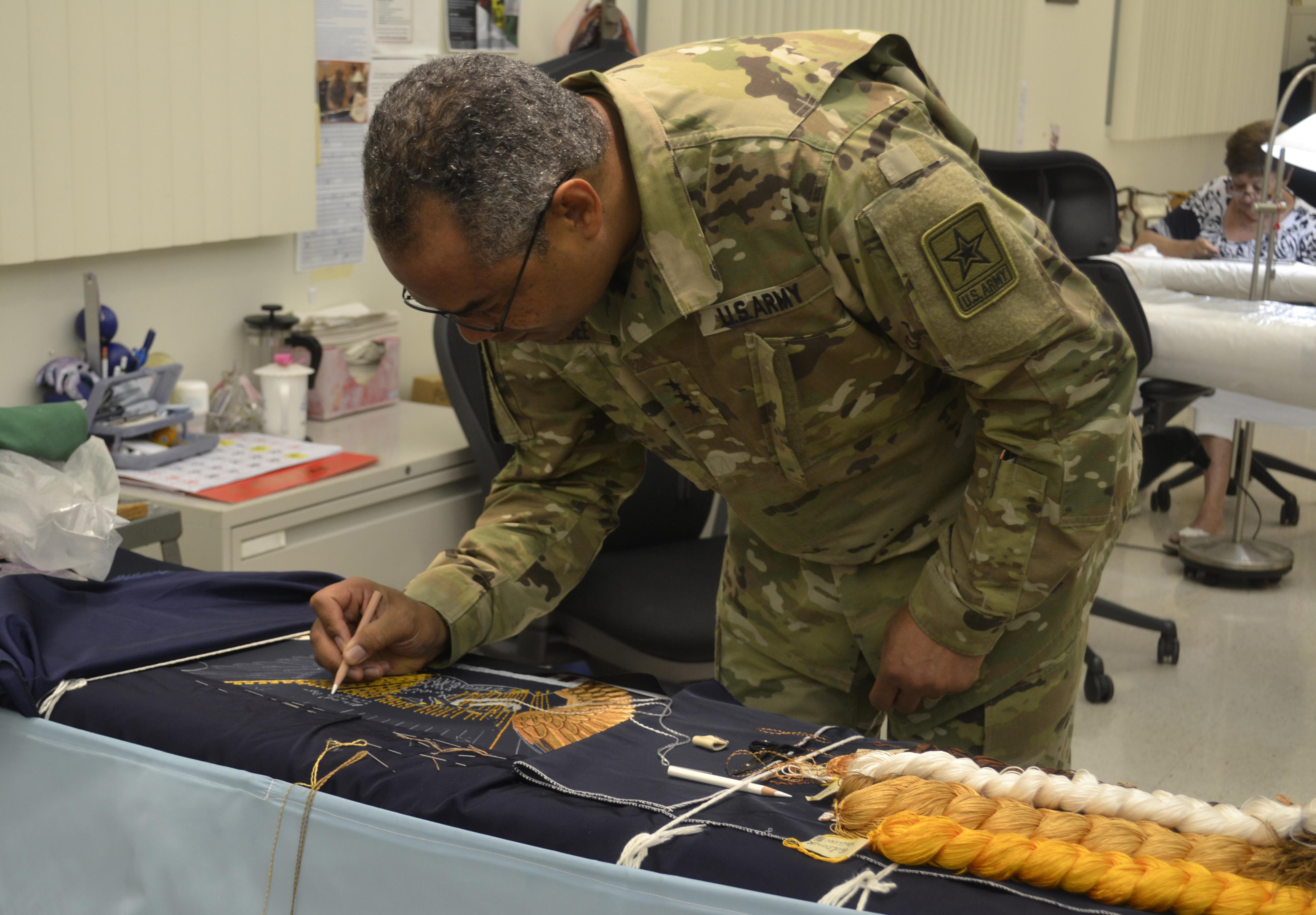 Senior Army logistician visits Troop Support