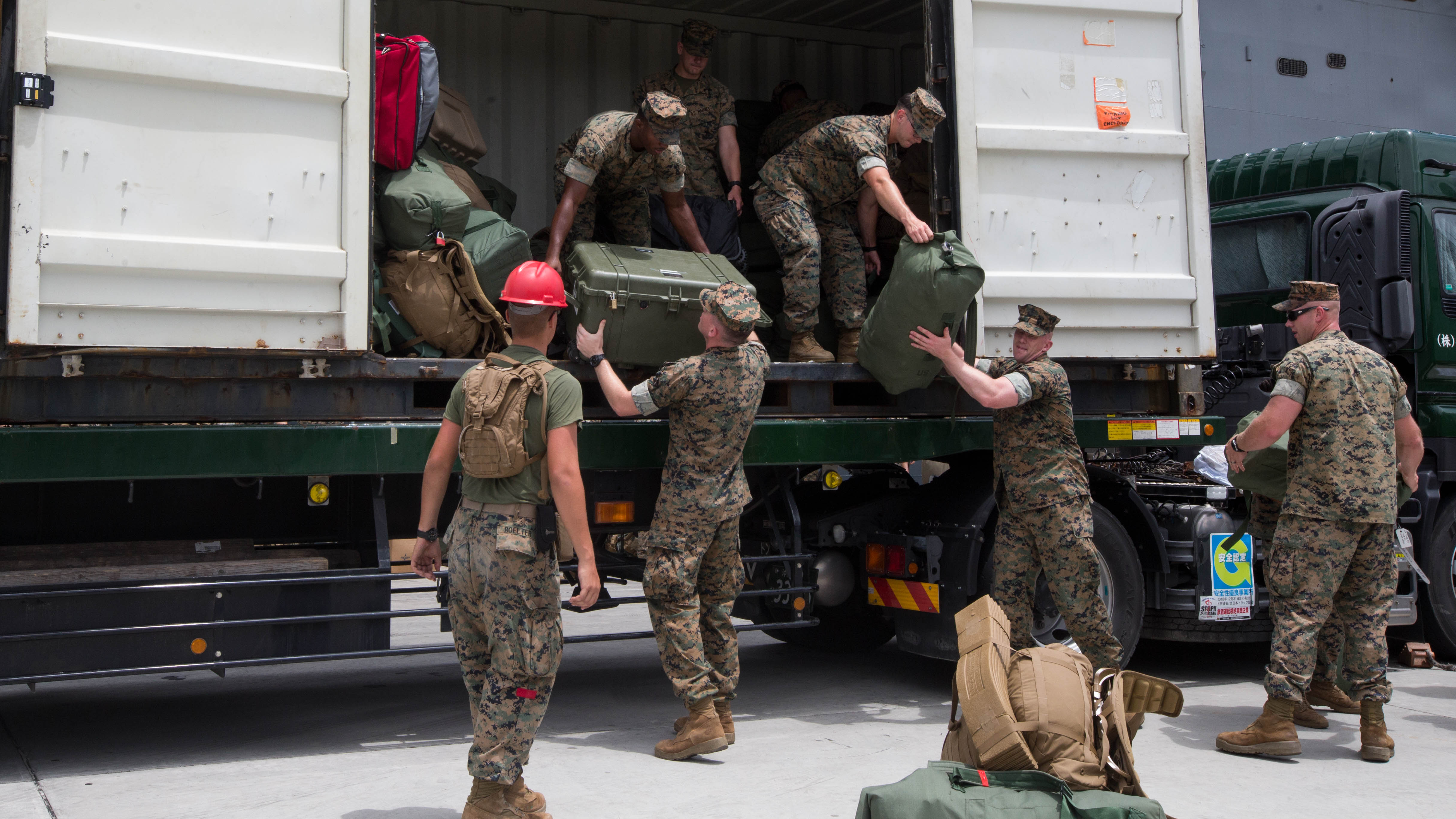 31st MEU Marines, Sailors embark aboard BHR