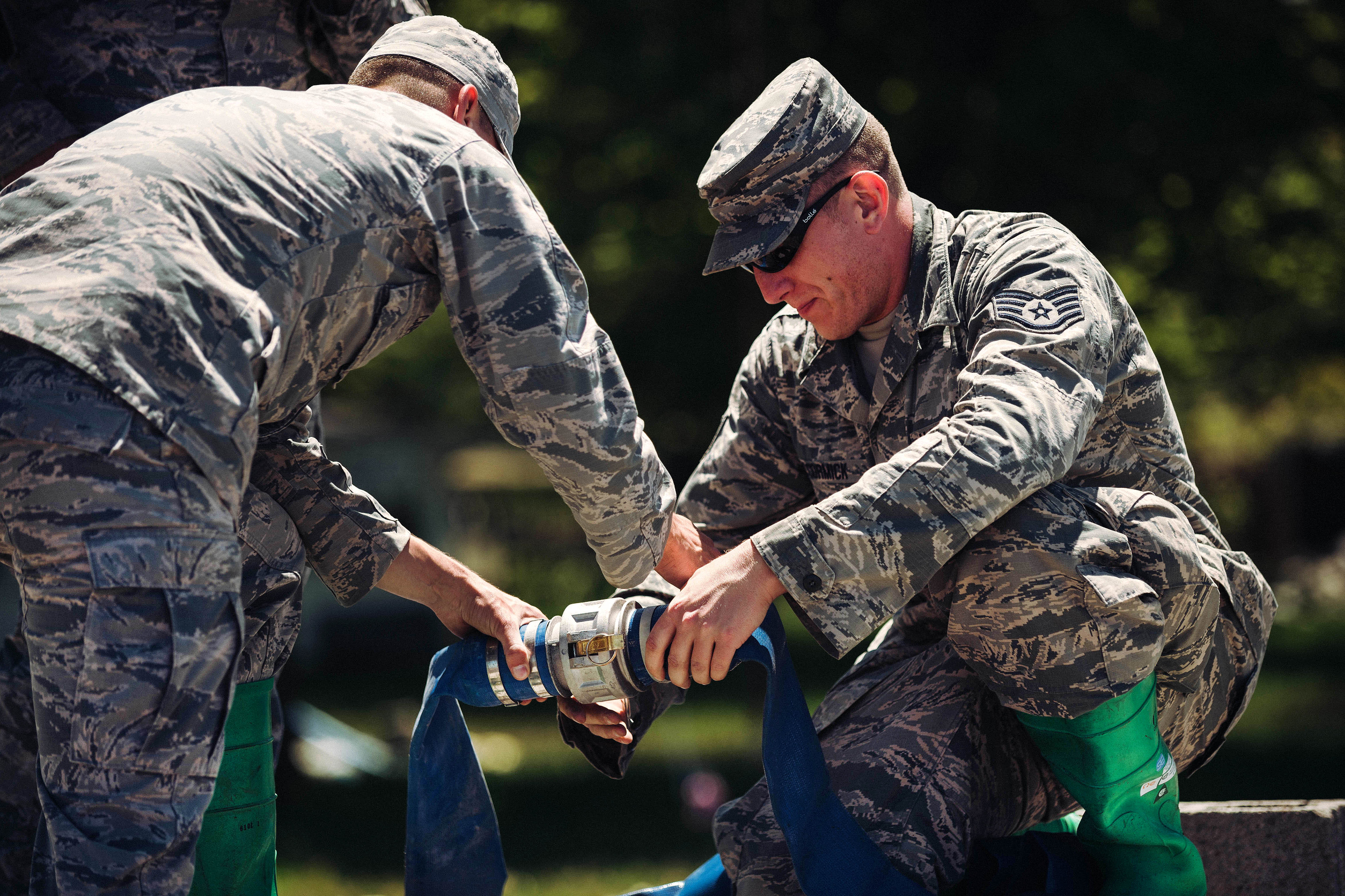 Connecting Hoses | U.S. Department of War